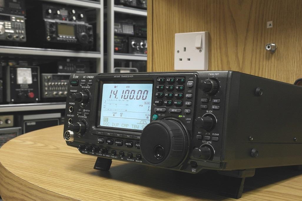 Second Hand IC 7400 HF 6m 2m Transceiver Radioworld UK