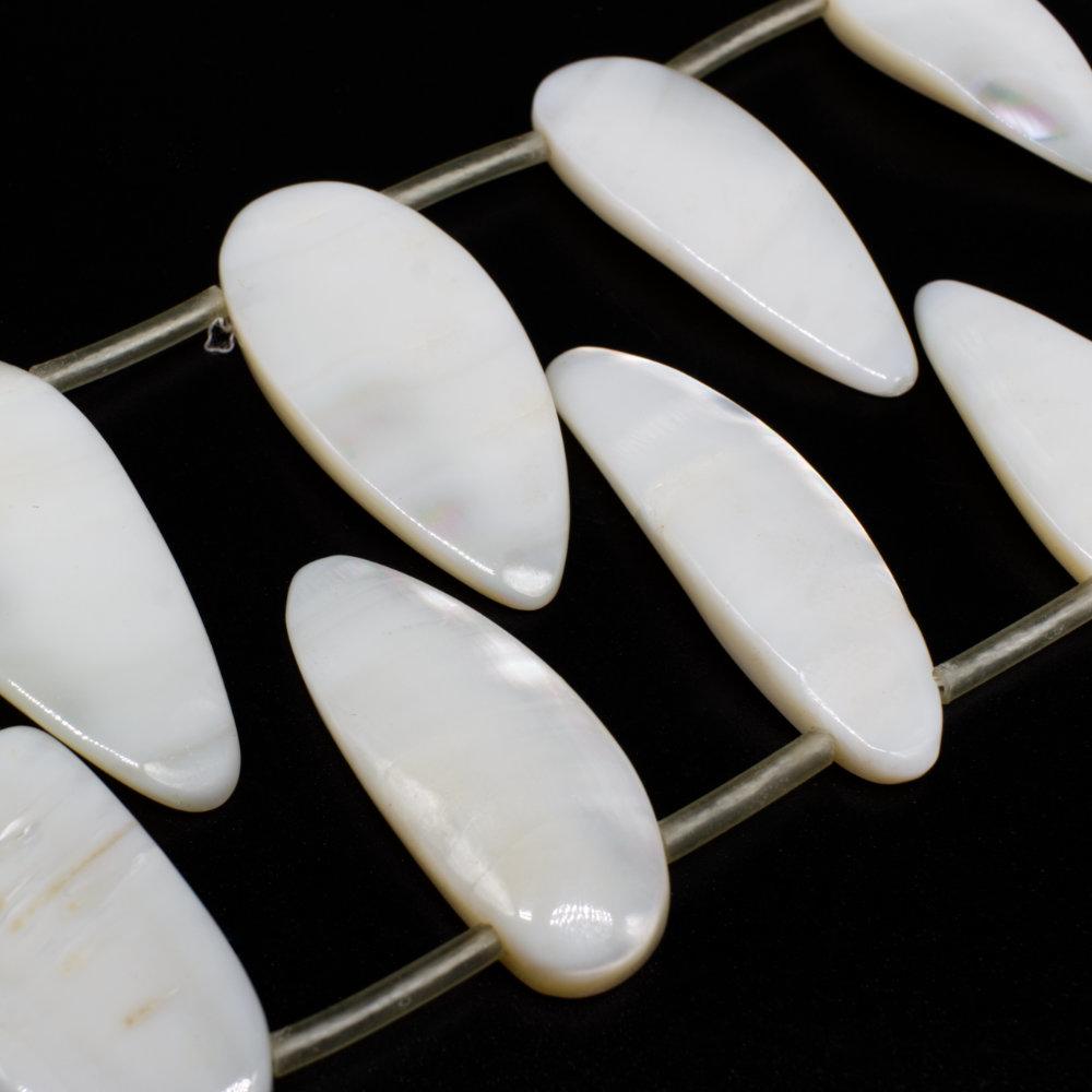 Mother of Pearl Leaf Drop 25-40mm White 4pc