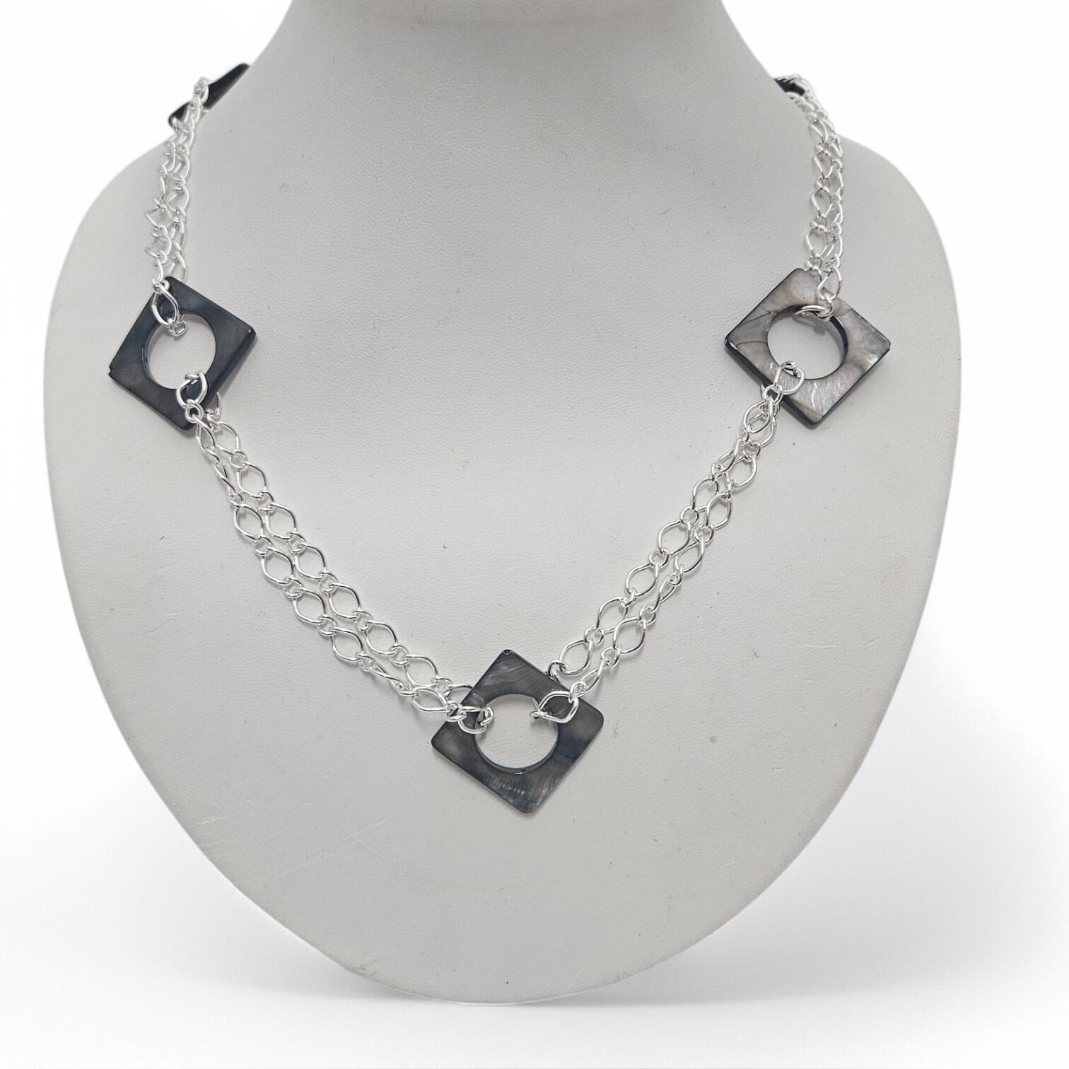 Shell Diamond Necklace Grey