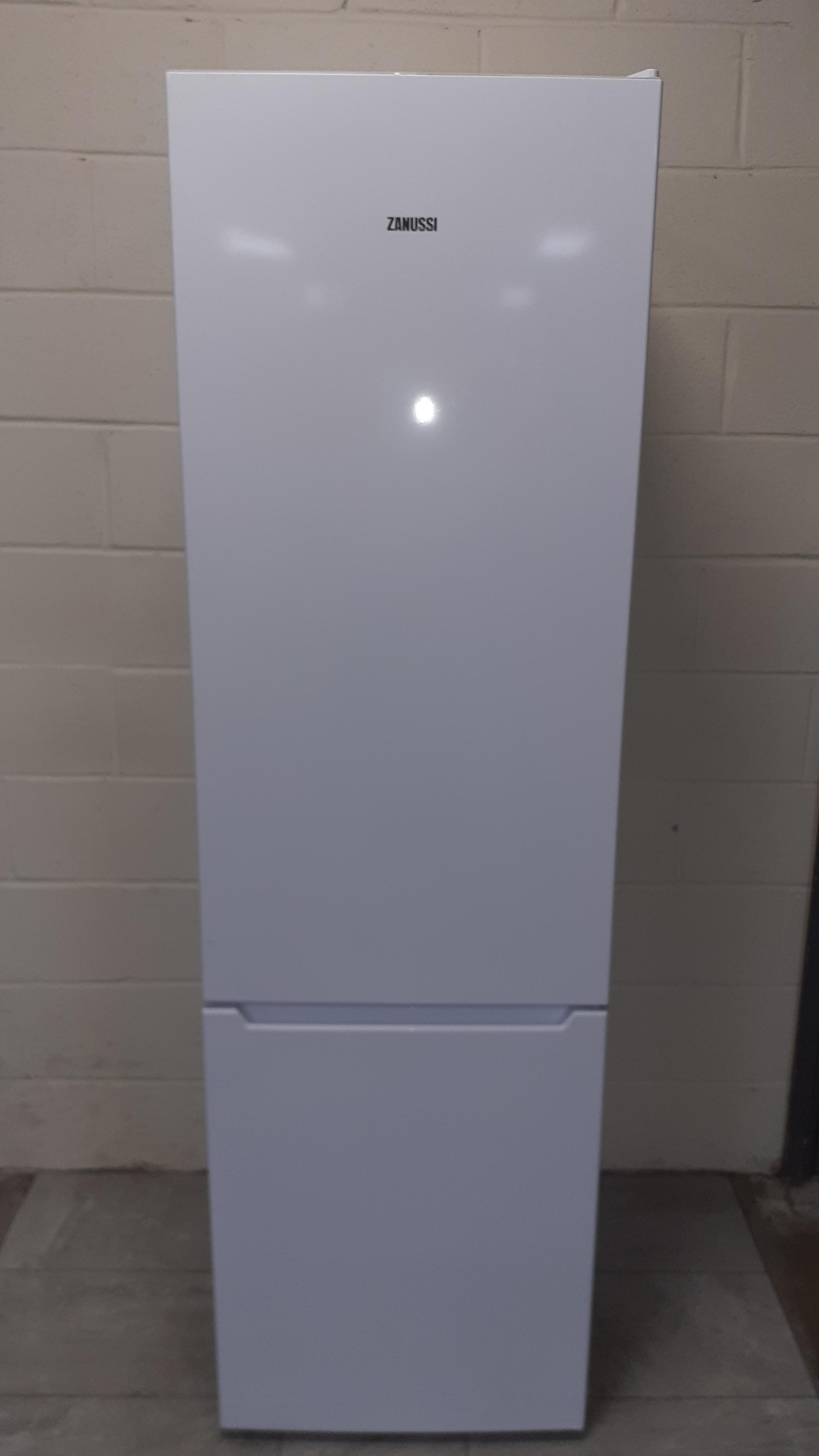 Zanussi ZNME36FW0 Freestanding Series 40 Fridge Freezer with TwinTech ...