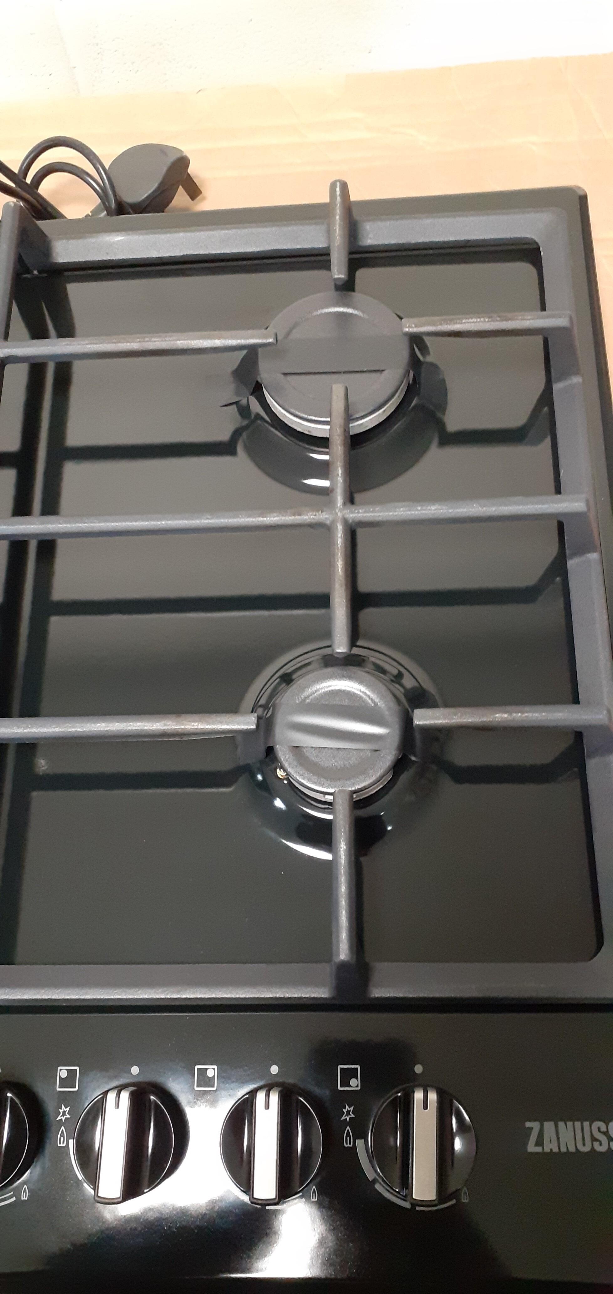 Zanussi ZGNN645K 60cm 4 Zone Gas Hob in Black with Cast Iron Pan ...