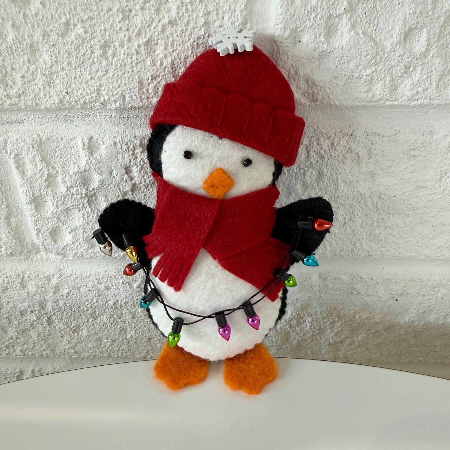 Percy Penguin Decoration Kit