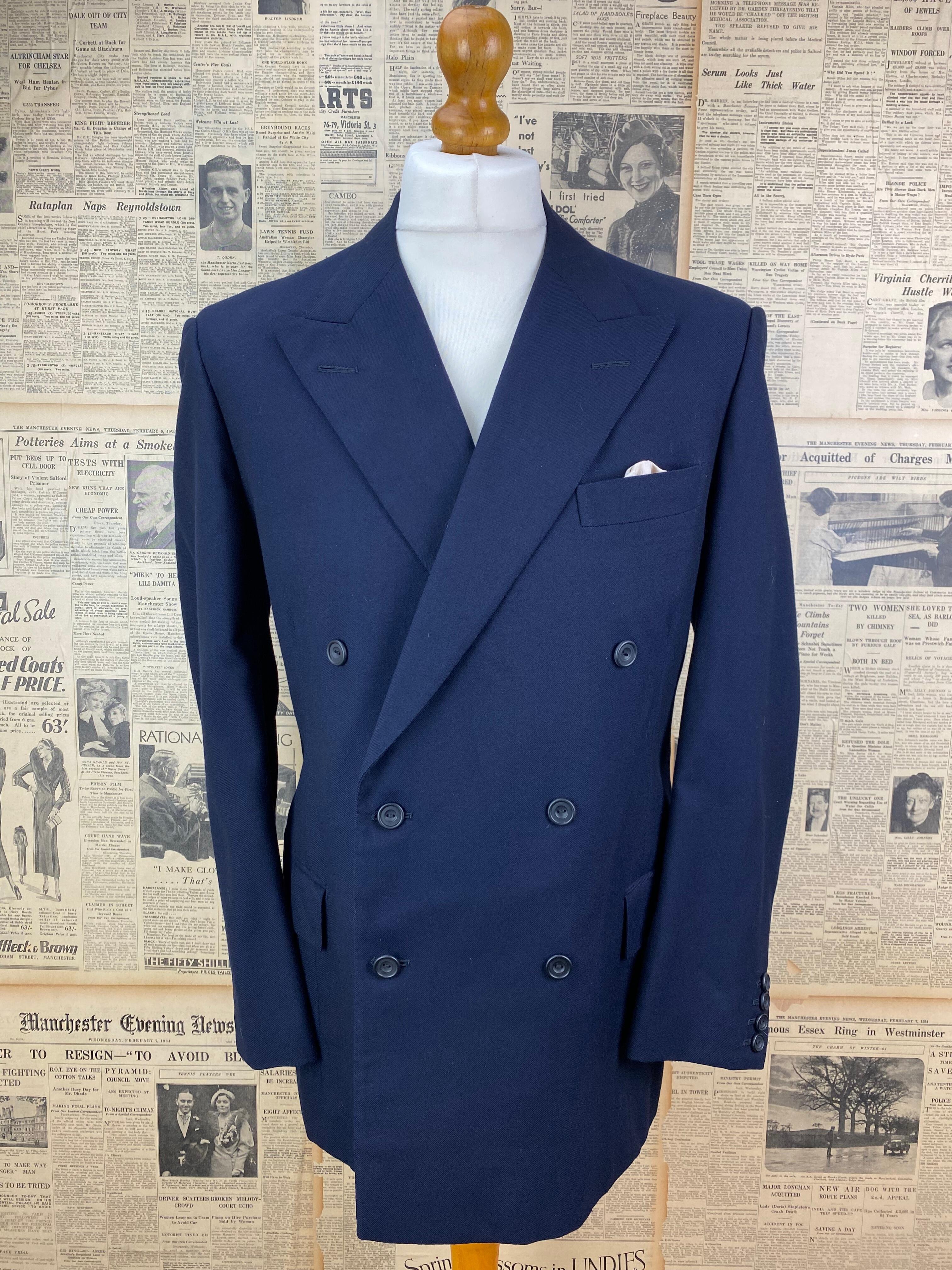 Huntsman Savile Row heavy navy twill double breasted suit size 44 reg