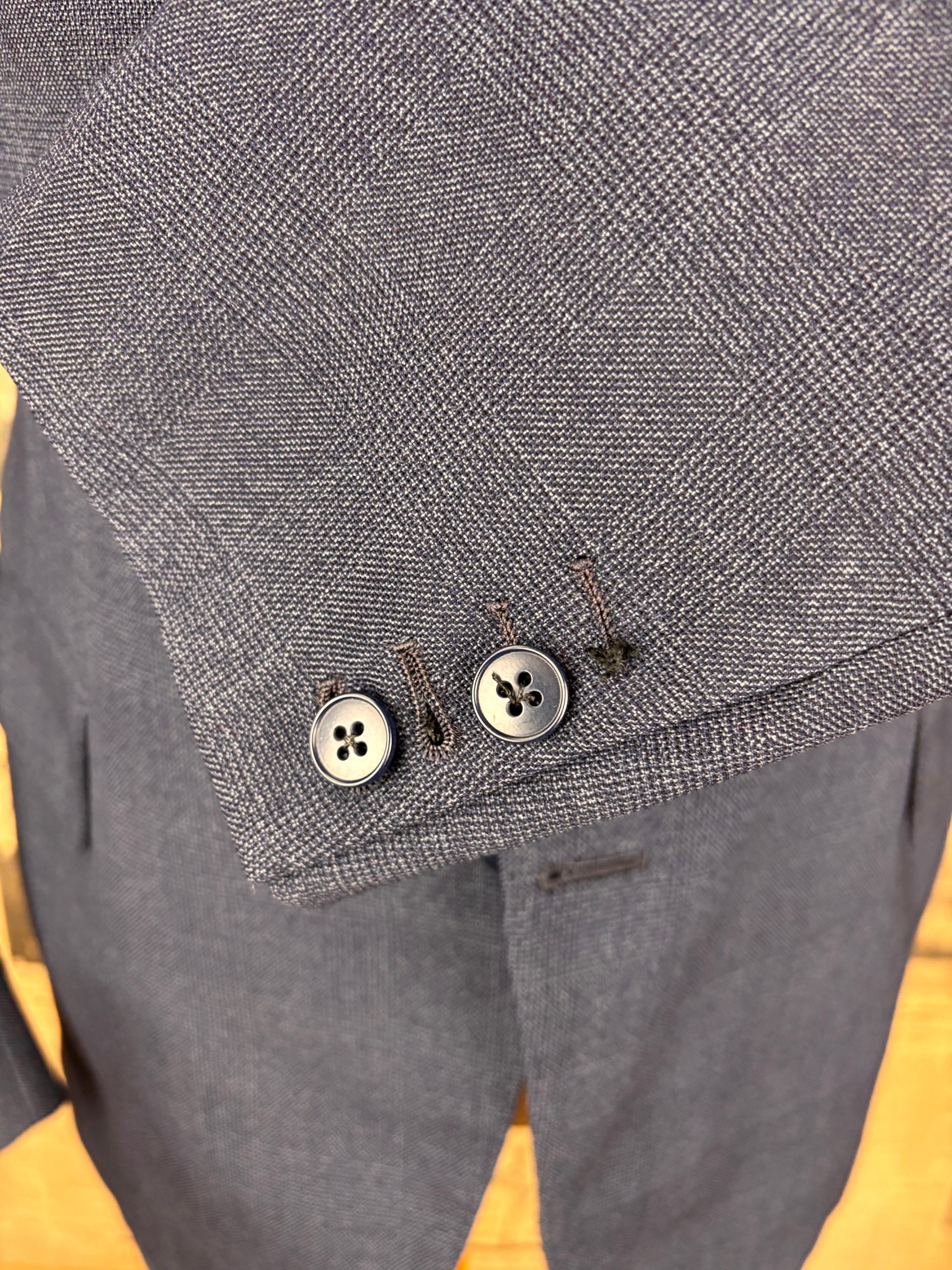 Meyer & Mortimer 3 piece Prince of Wales blue suit size 38 40
