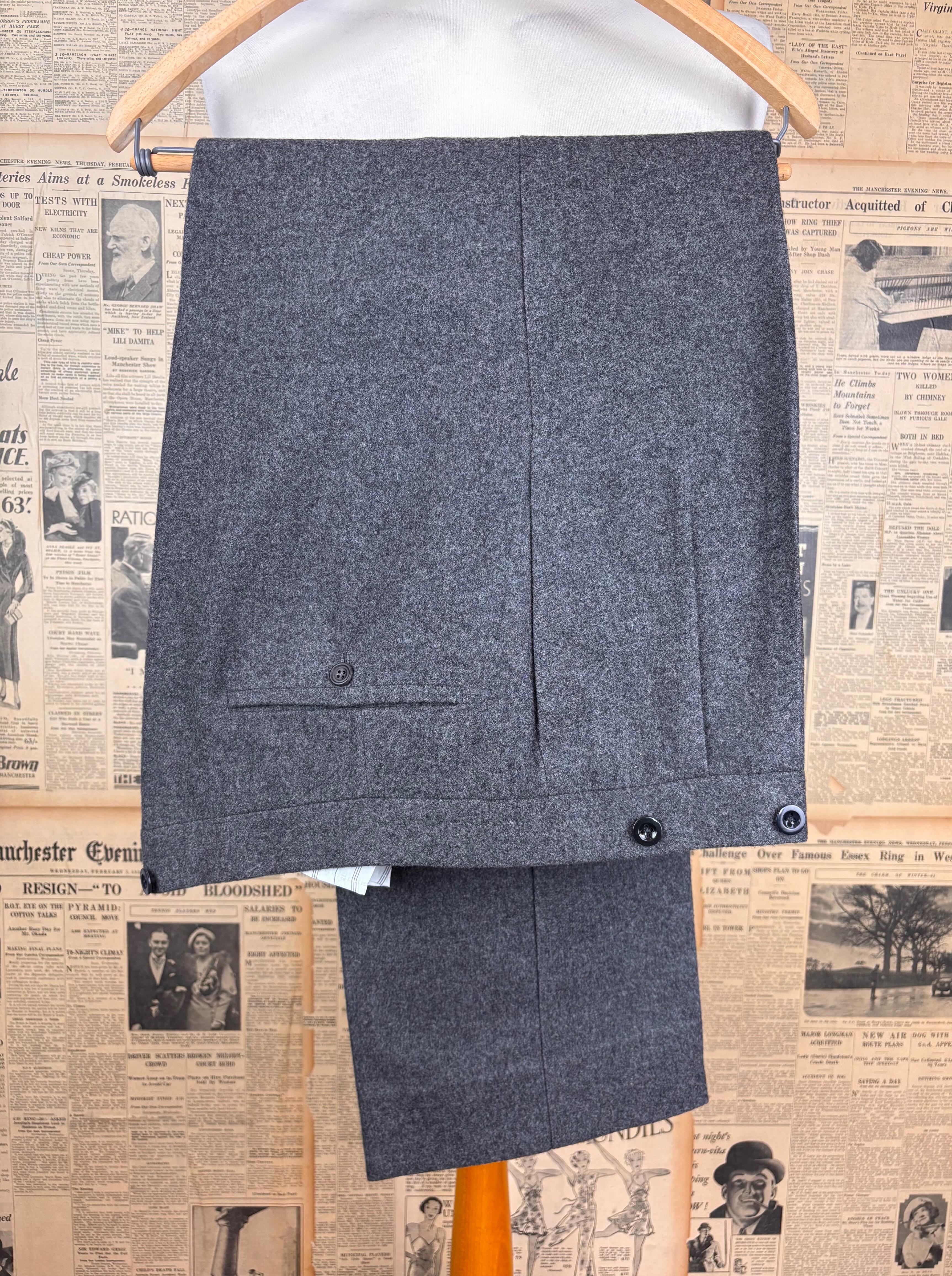 1999 Meyer & Mortimer flannel double breasted suit size 44