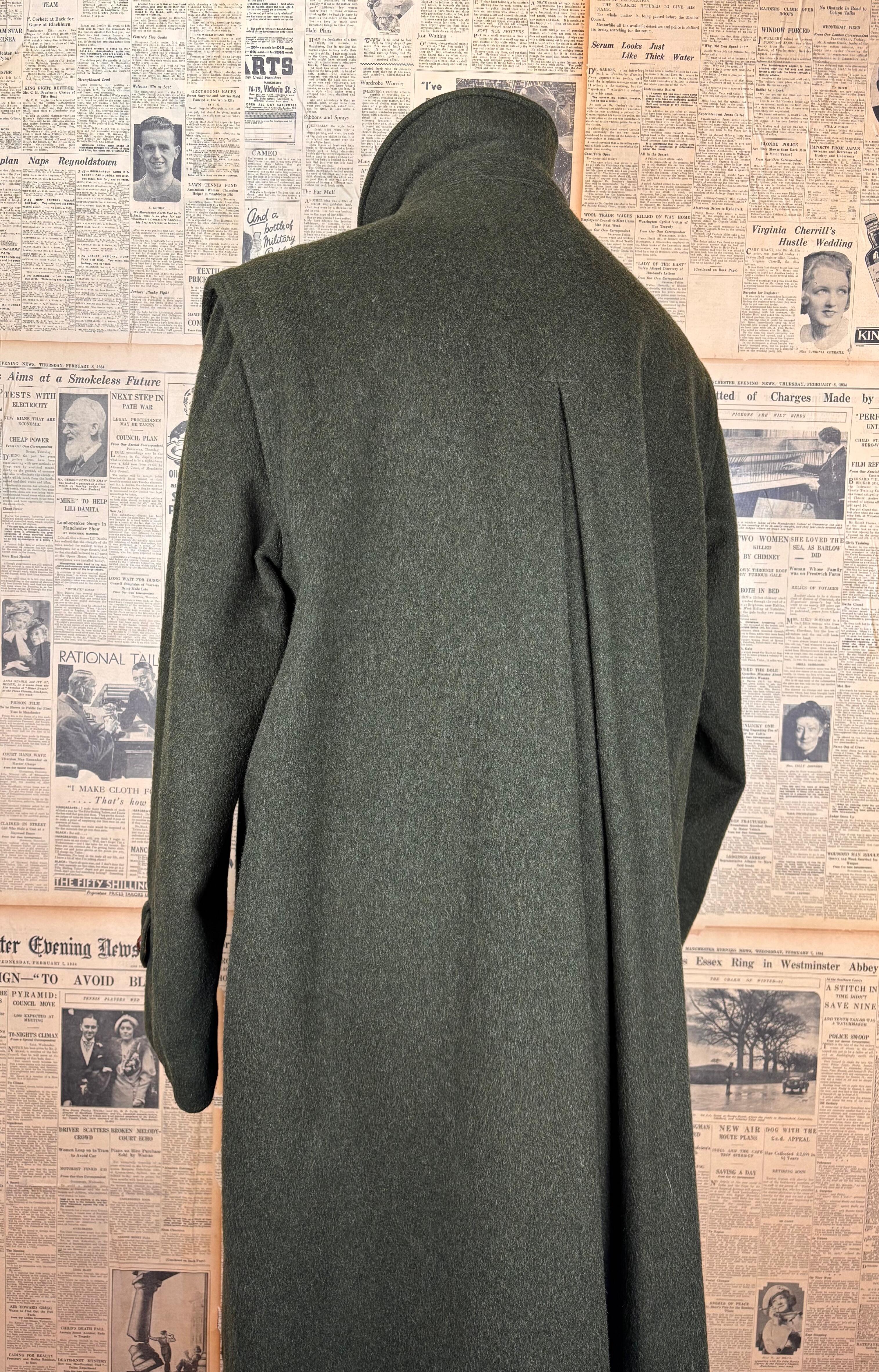 Aquascutum green Loden overcoat size 42 44