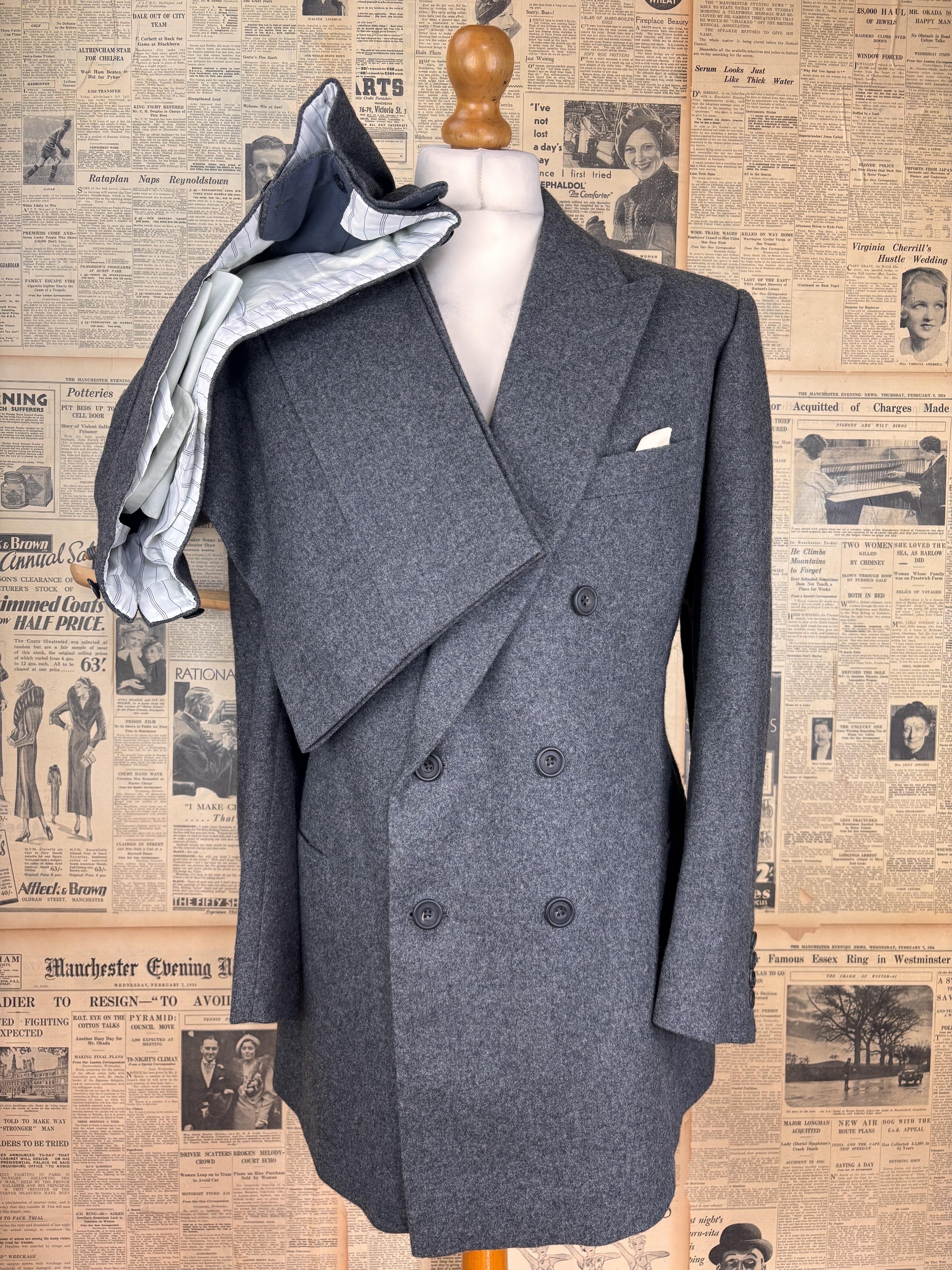 1999 Meyer & Mortimer flannel double breasted suit size 44
