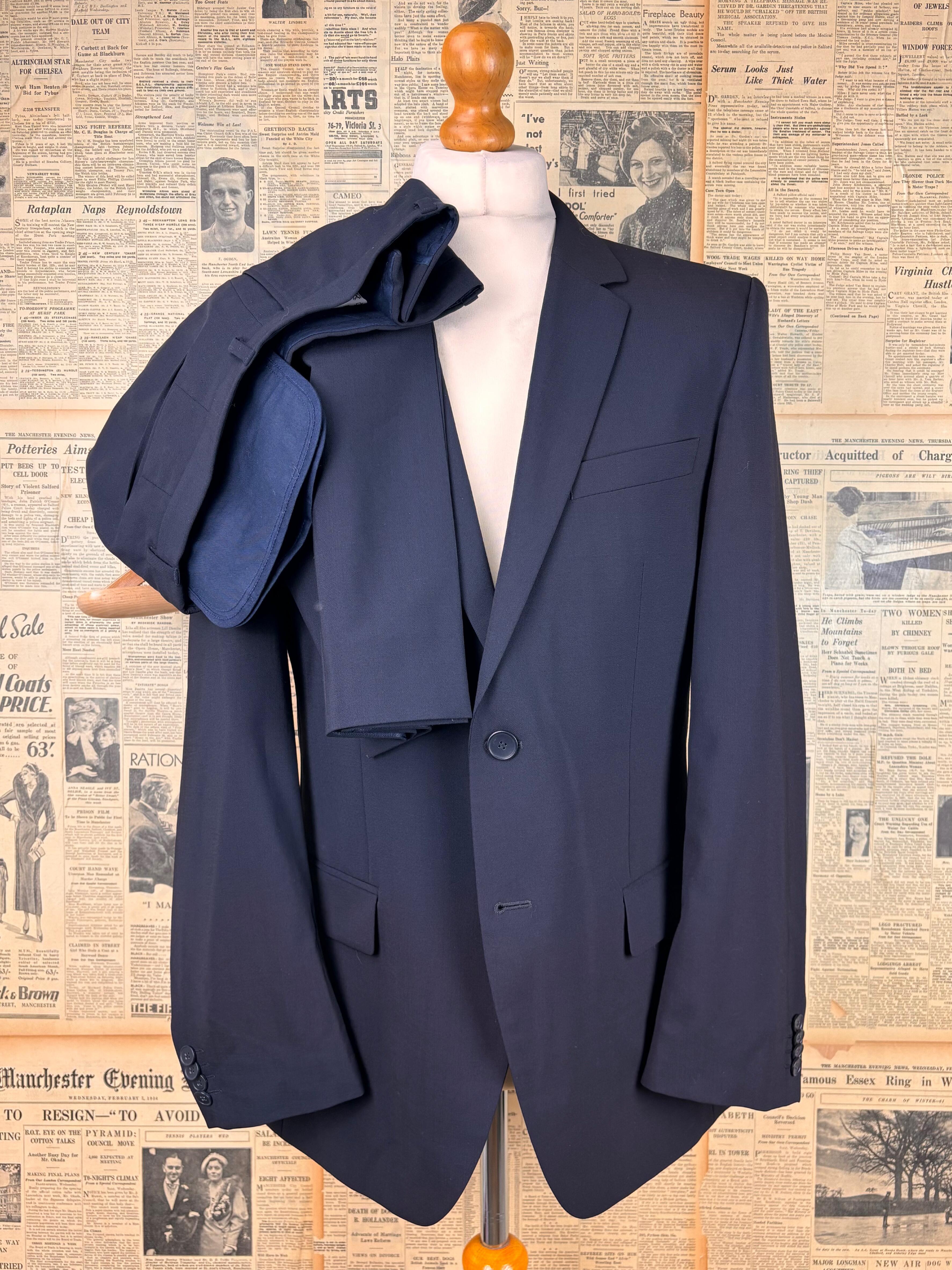 Hugo Boss navy blue suit size 40