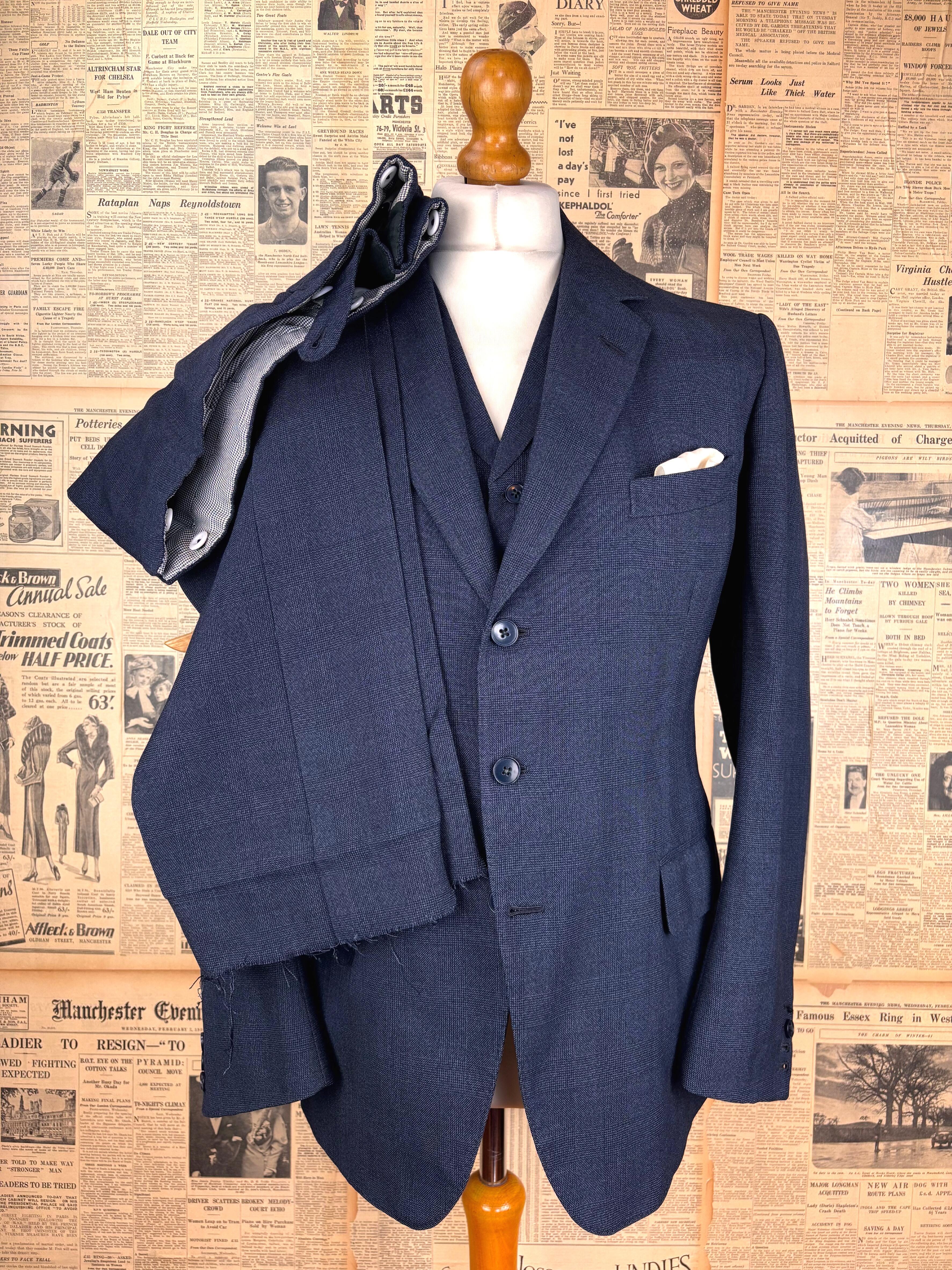 Meyer & Mortimer 3 piece Prince of Wales blue suit size 38 40
