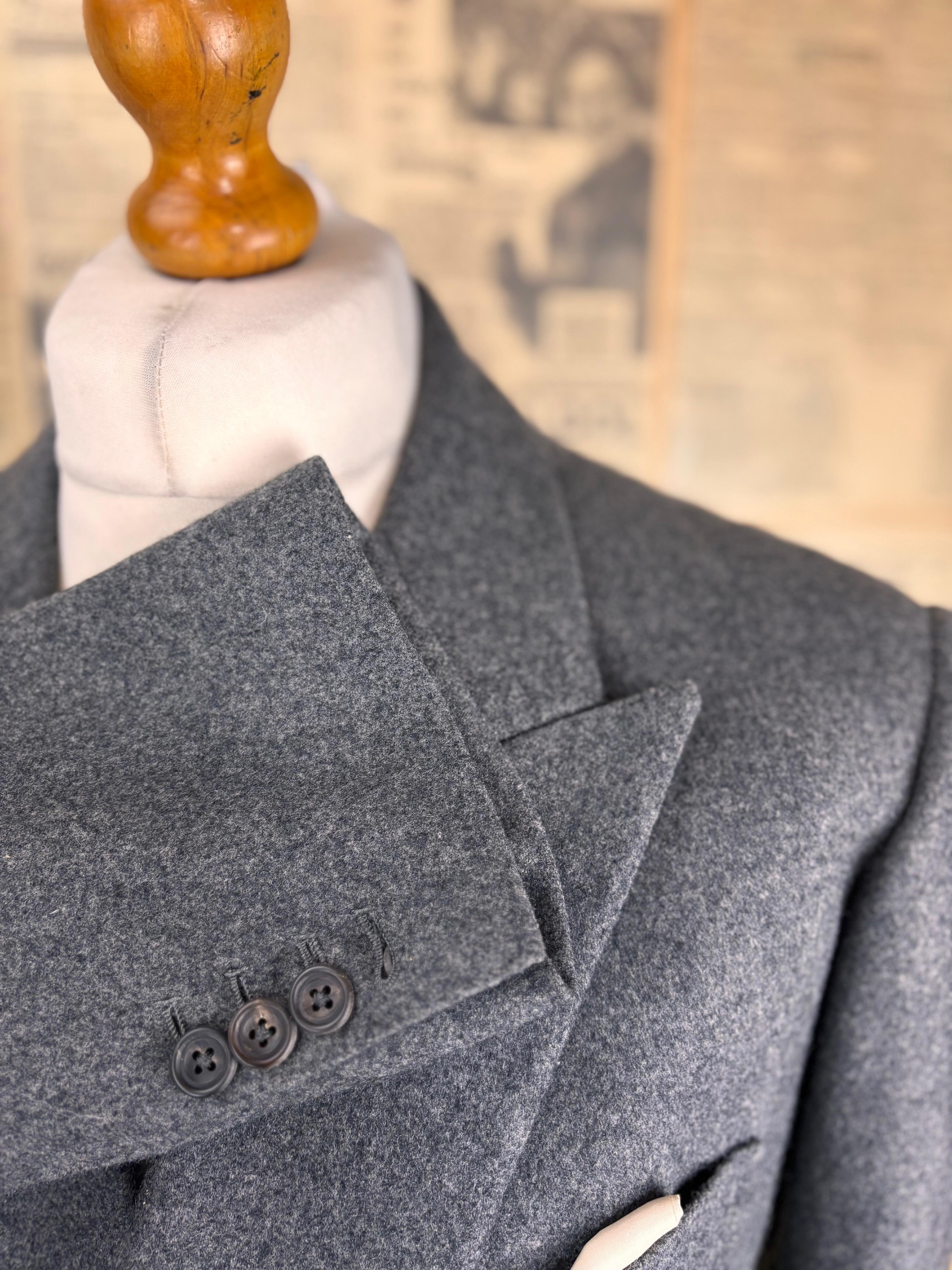 1999 Meyer & Mortimer flannel double breasted suit size 44