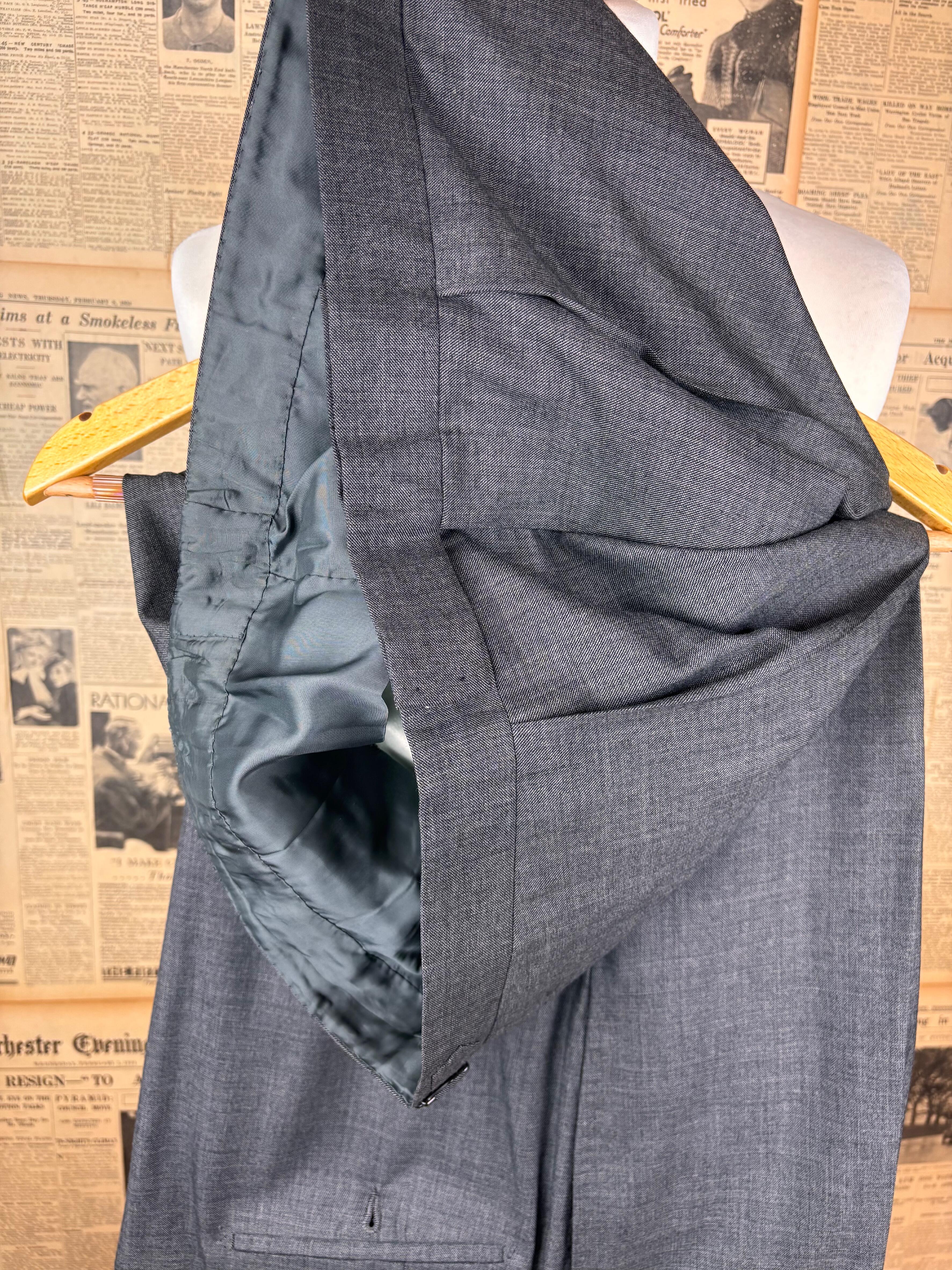 1998 Meyer & Mortimer bespoke grey suit size 44 46