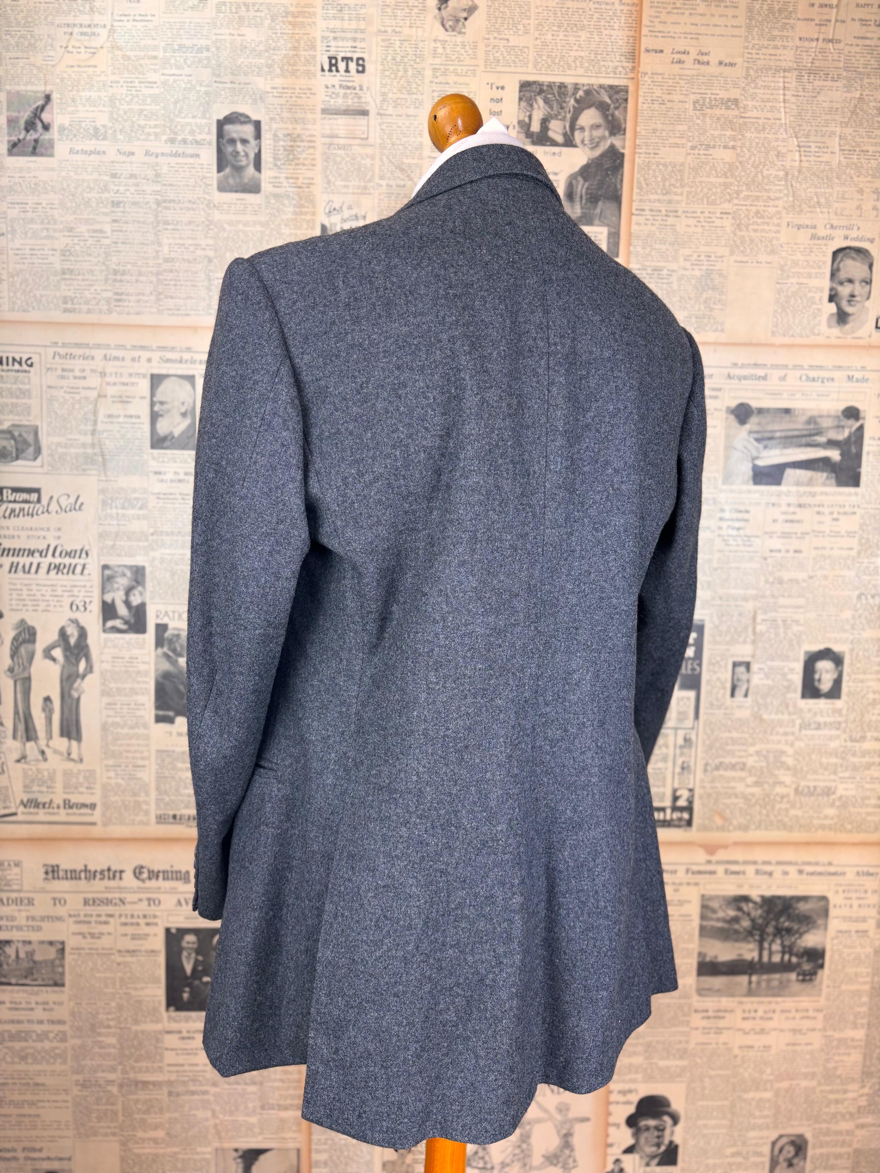 1999 Meyer & Mortimer flannel double breasted suit size 44