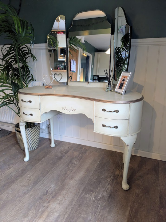 Vintage Green Dressing Table | Dressing Tables | Reduce. Reuse. Refurbish