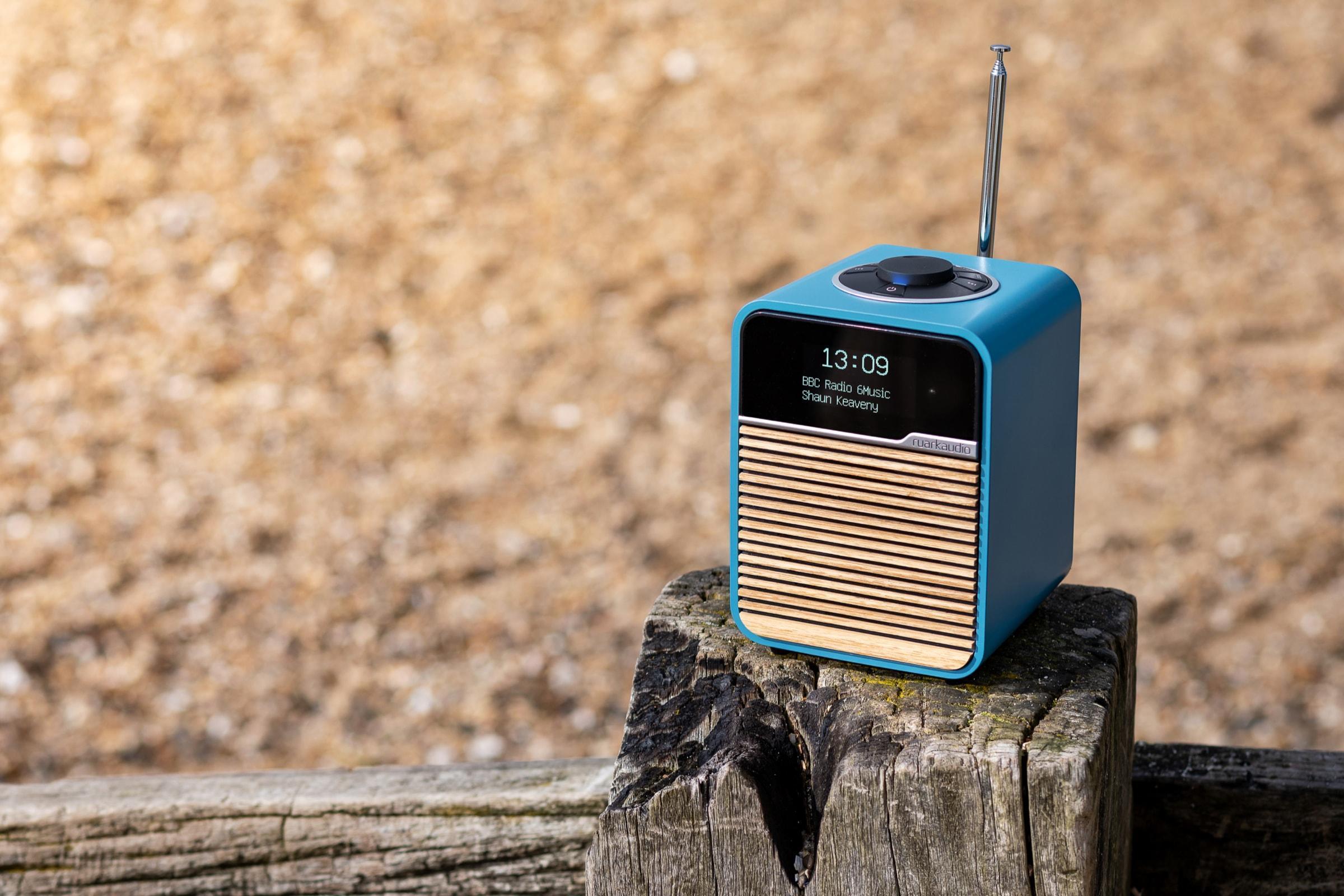 Ruark Audio R1 Mk4 | Deluxe Table Top Radio | Beach Hut Blue