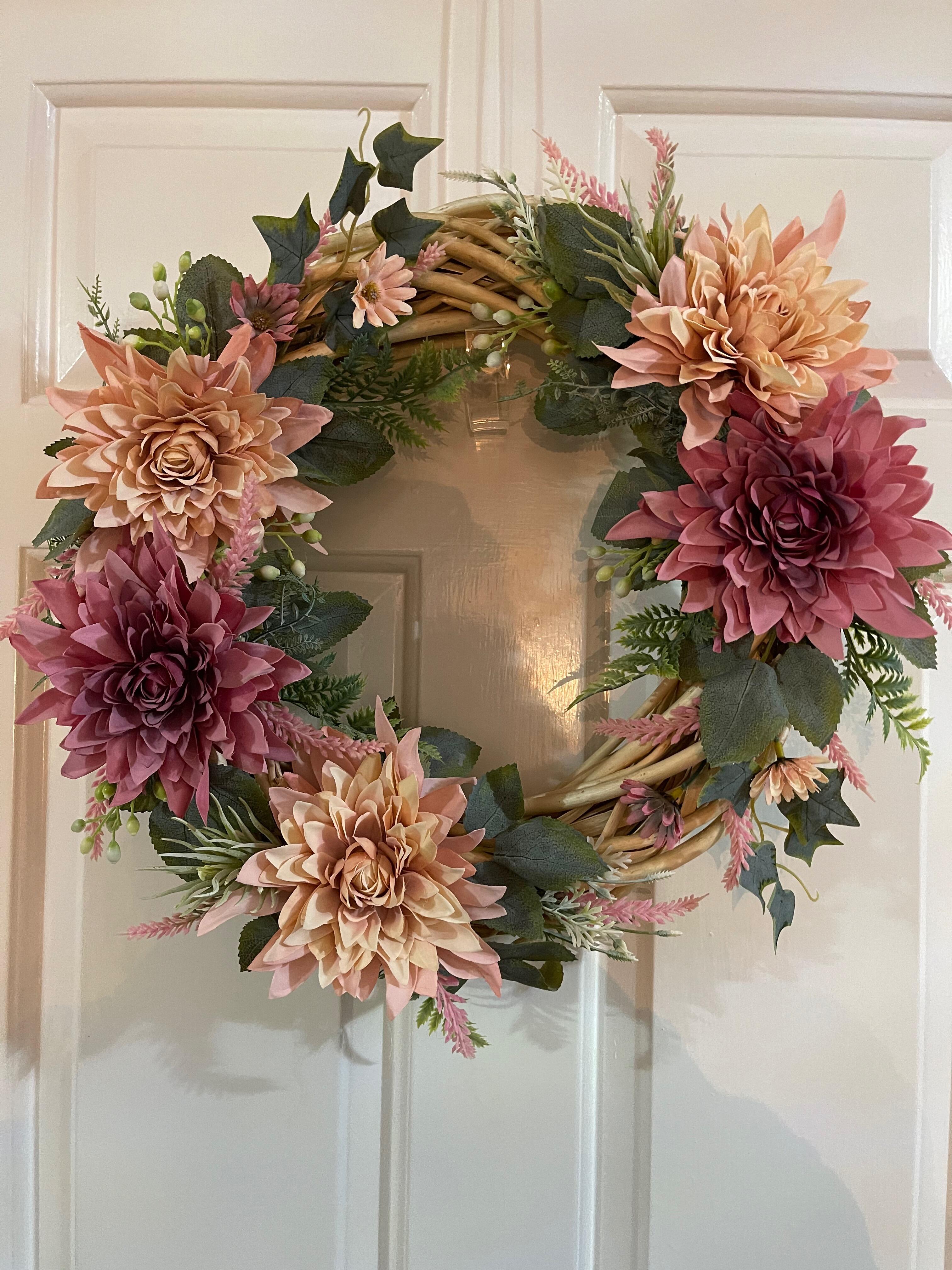 Pink Spiky Dahlia Wicker Wreath Kit