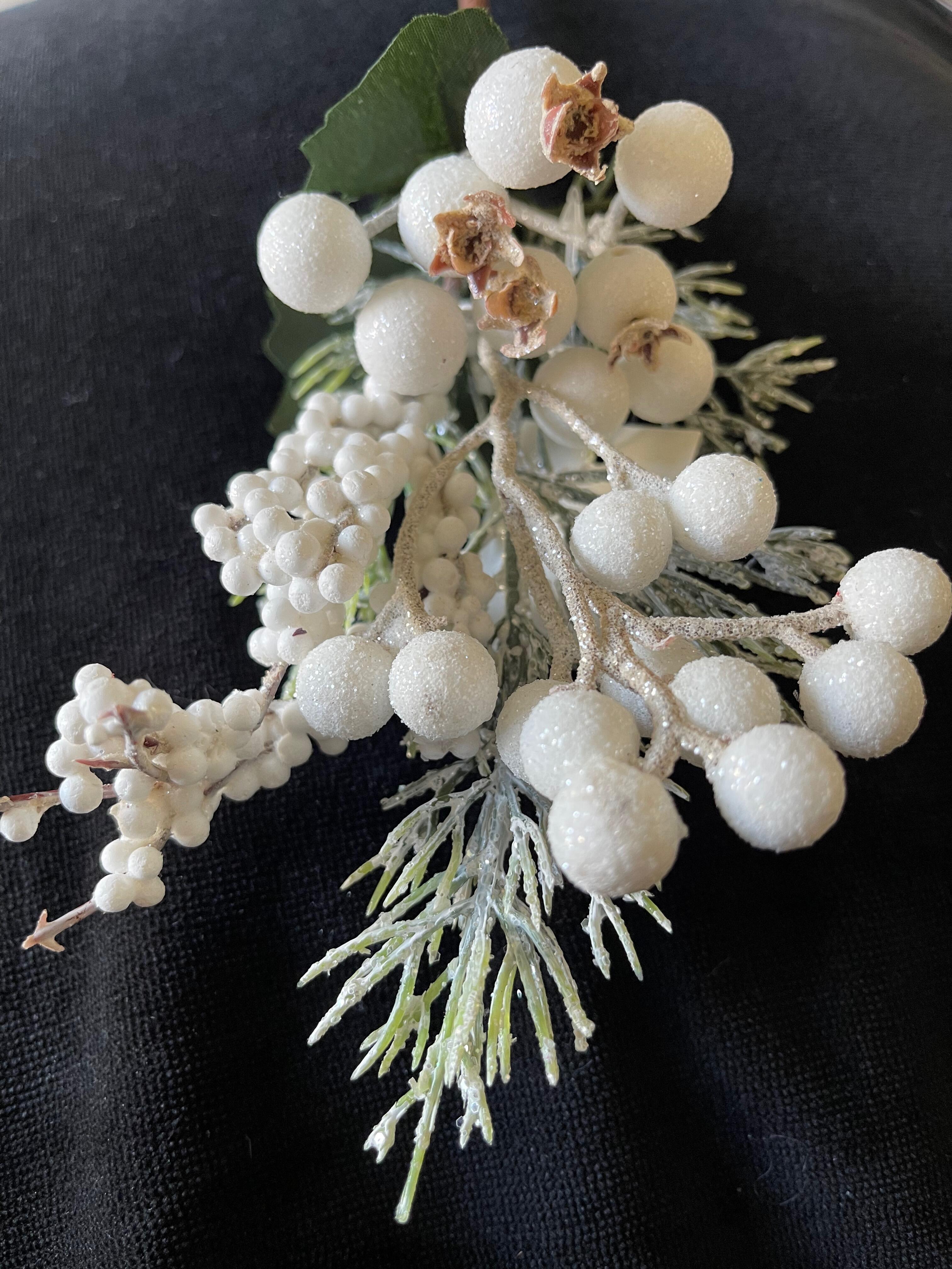 CHRISTMAS HOLLY FLORAL BERRY PICK