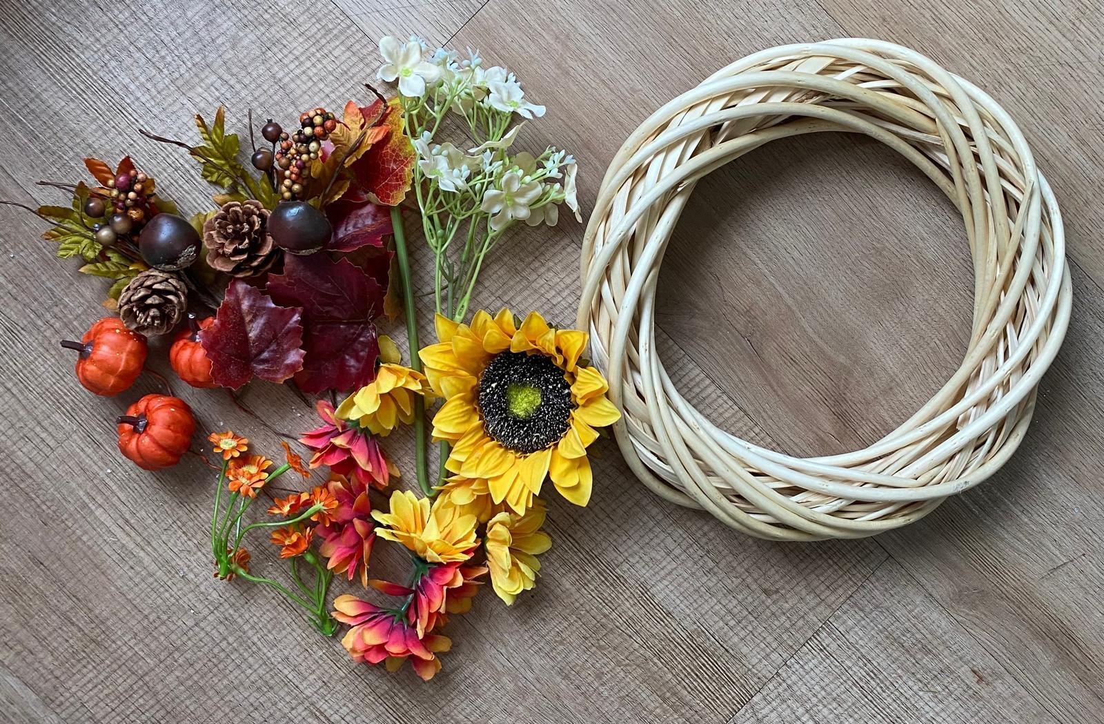 AUTUMN WILLOW WREATH KIT WITH SUNFLOWER AND GERBERAS