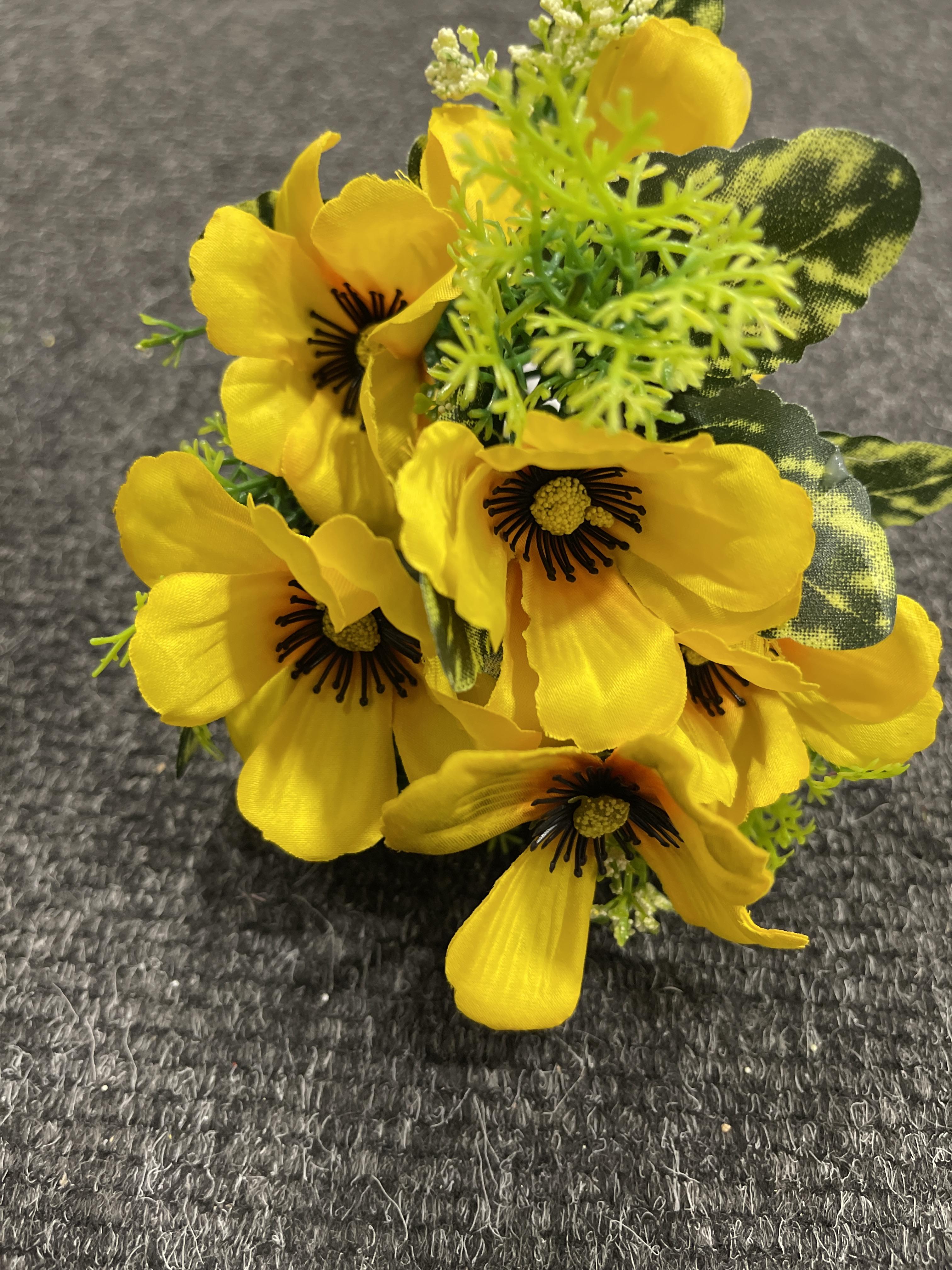 Poppy spray in YELLOW