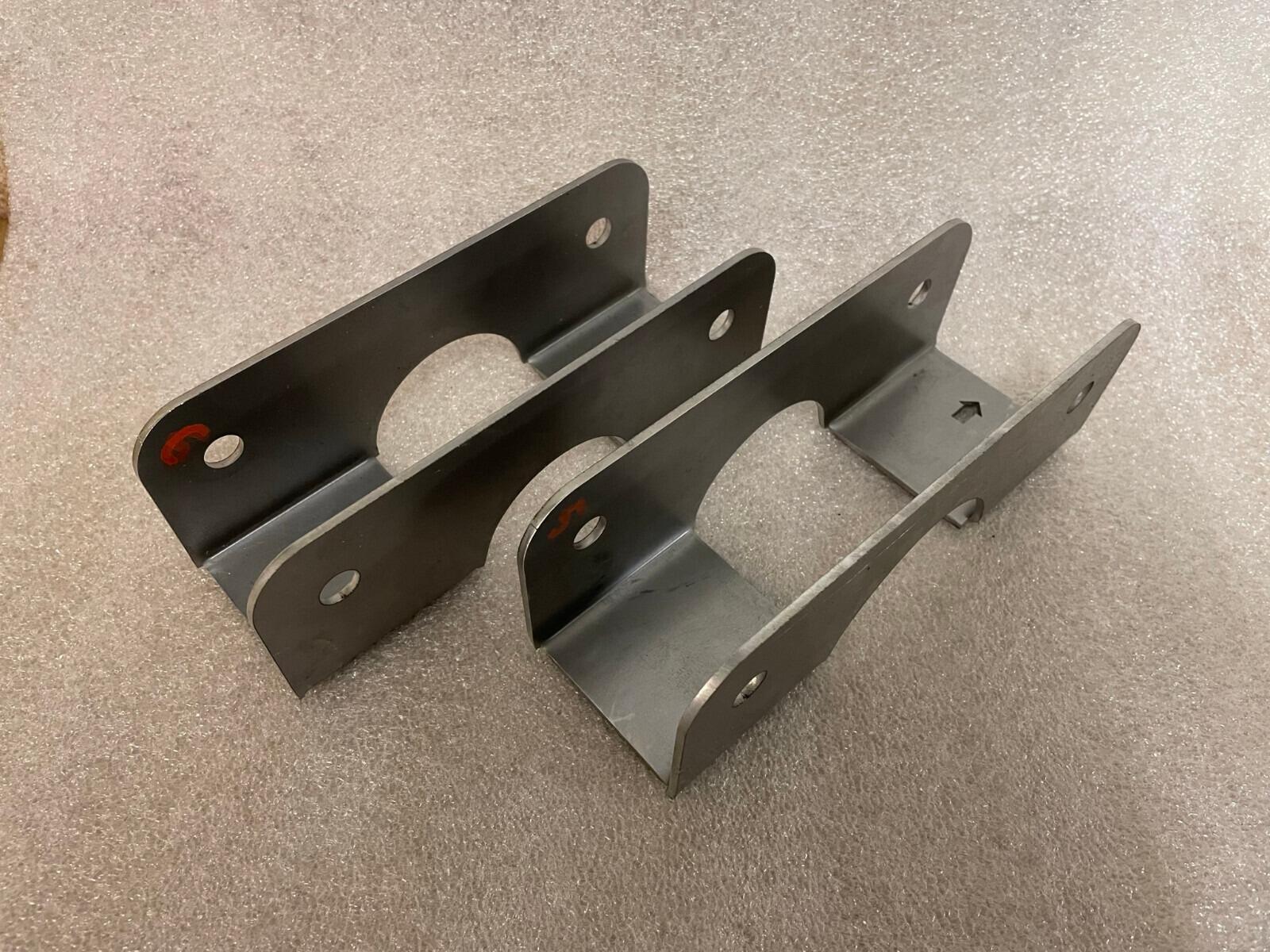 JIMNY FRONT AXLE RADIUS ARM BRACKETS PAIR OF 98-18