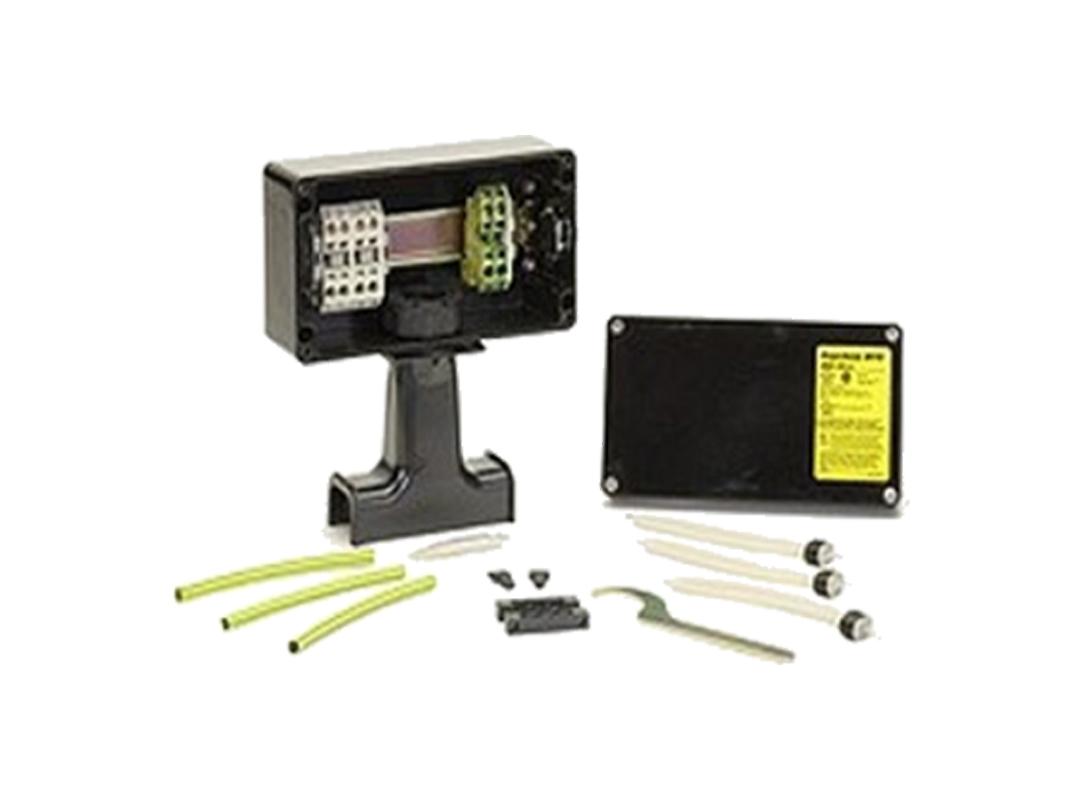 RAYCHEM Junction boxes with pipe mount for heating cables