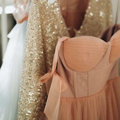 Shop pre-loved prom dress and save hundreds