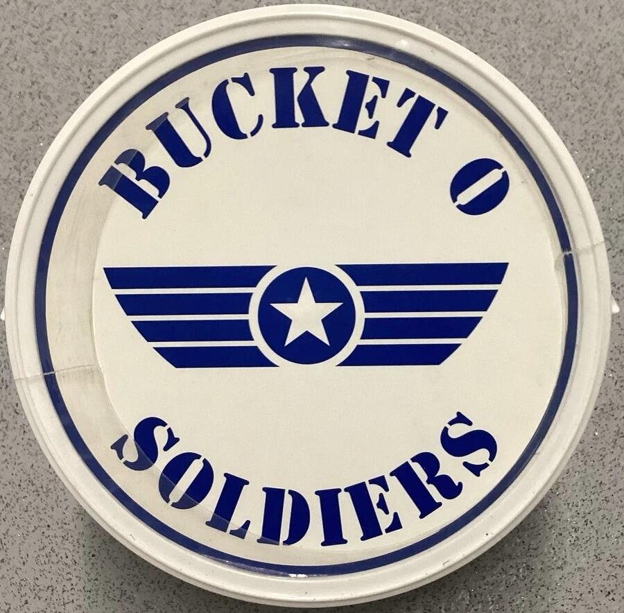 Toy Story Bucket O Soldiers Complete Set. 70 Green Army Men & 2 ...