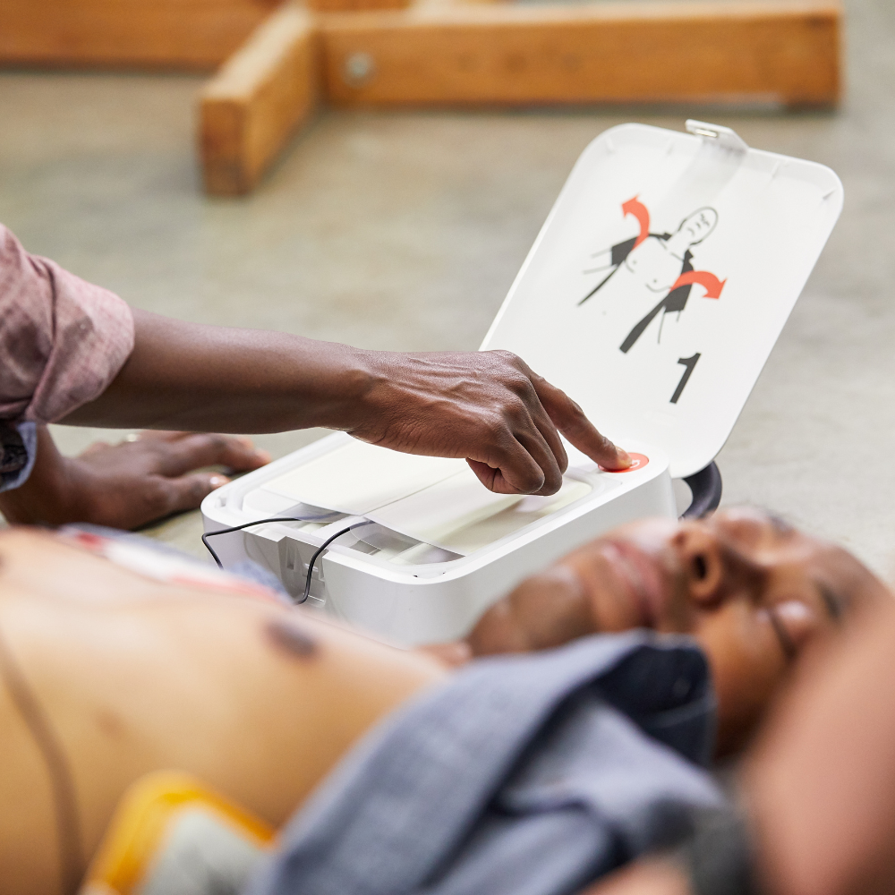 LIFEPAK CR2 Fully Automatic WiFi Indoor Start a Heart Kit | Complete ...