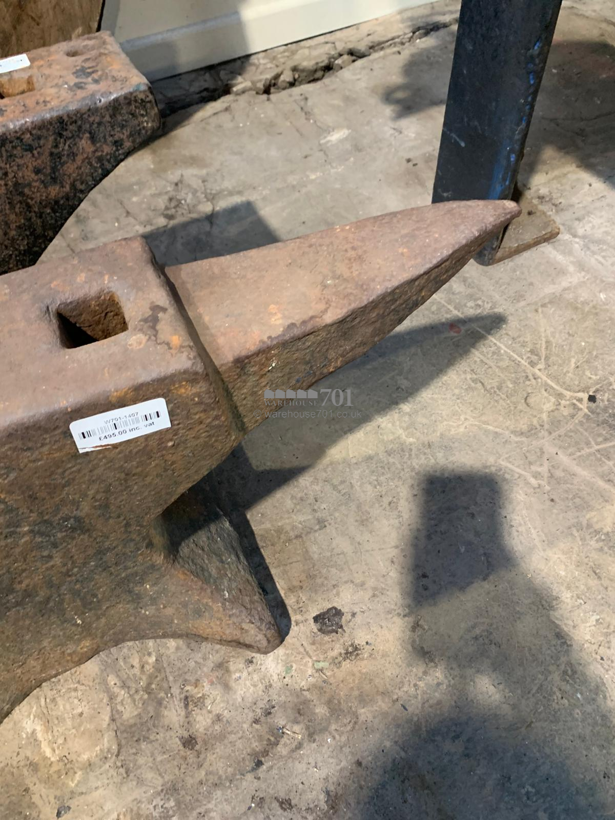 Double headed anvil