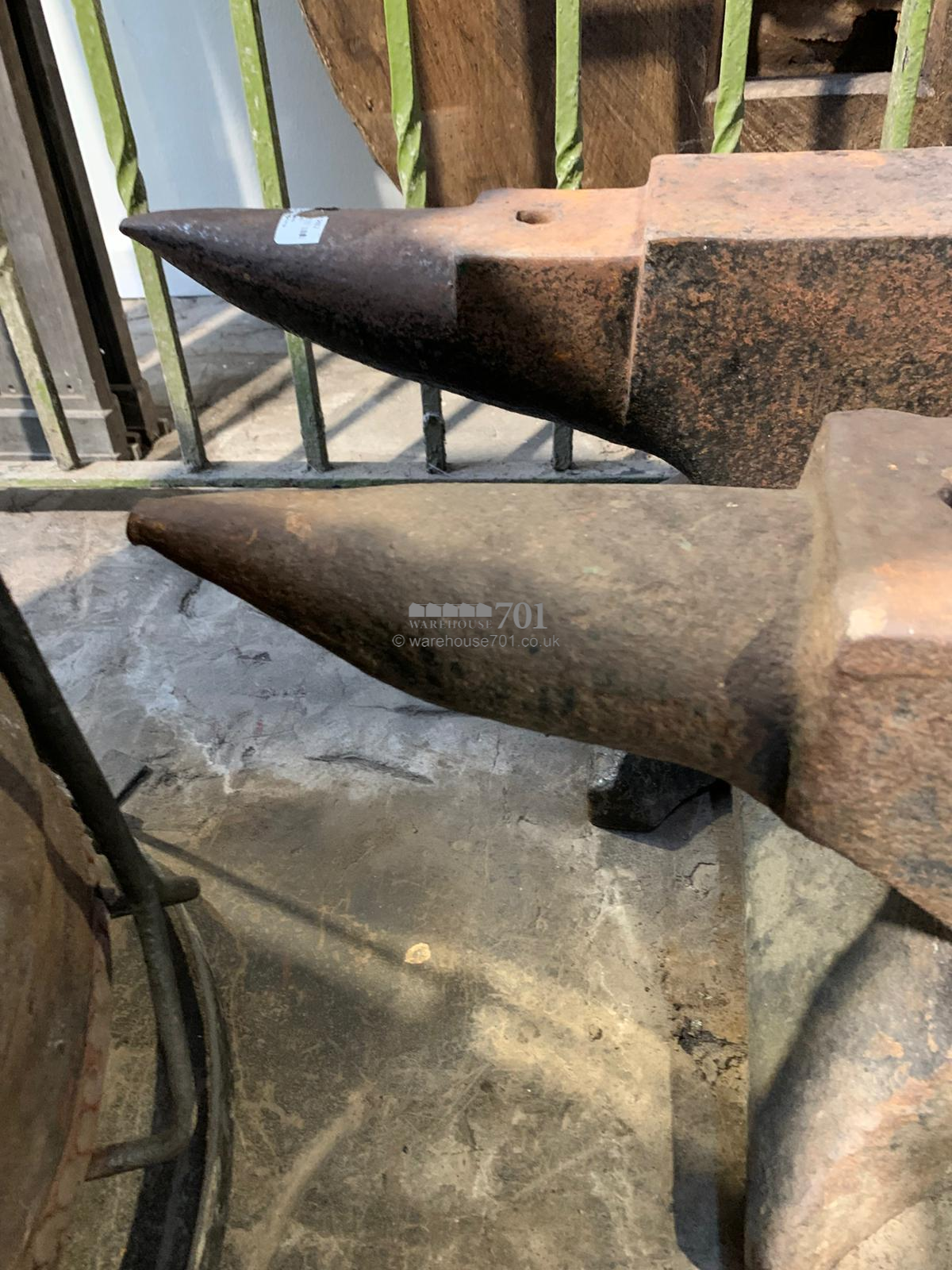 Double headed anvil