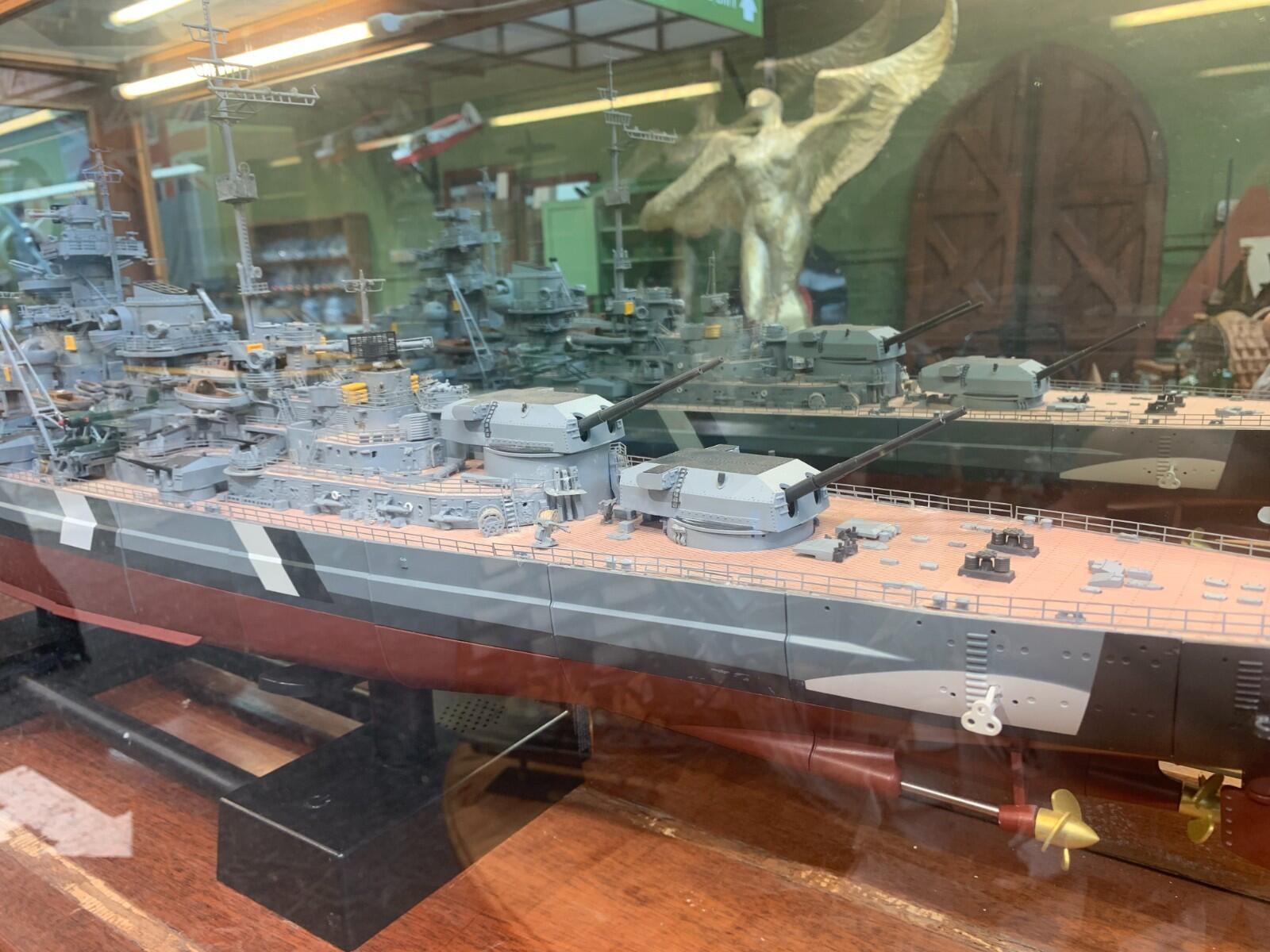 1/200 Bismarck model battle ship remote control