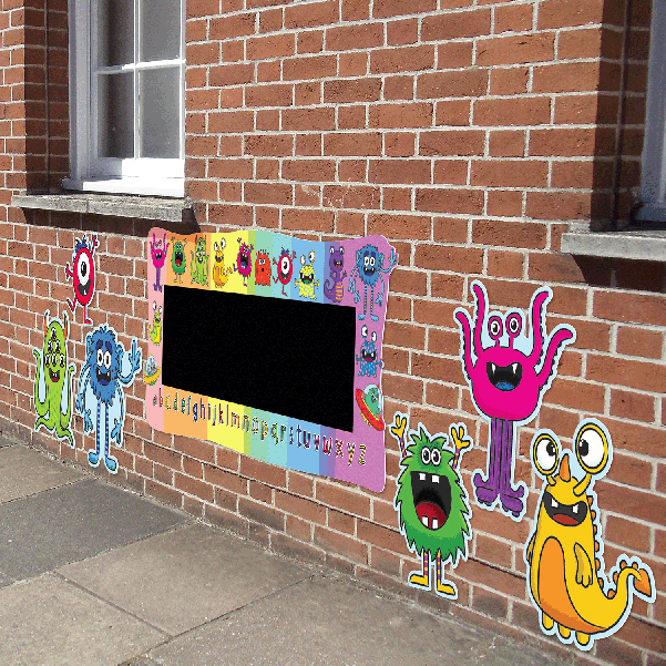 Amazing Aliens: Mega Chalkboard