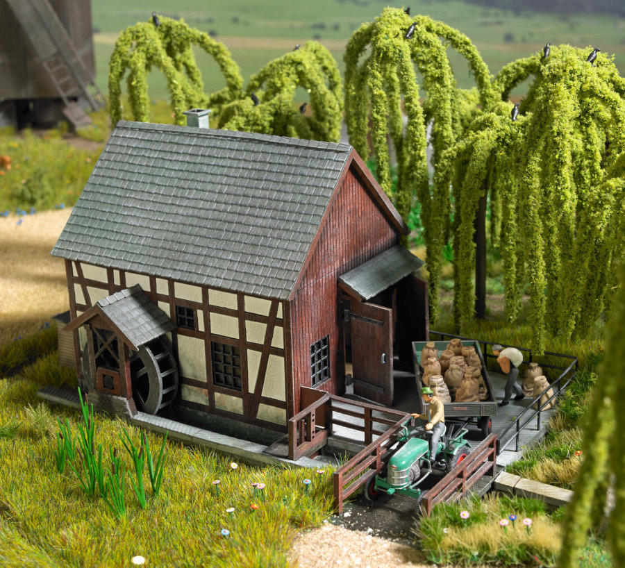 Busch 1576 Half timbered watermill kit with base