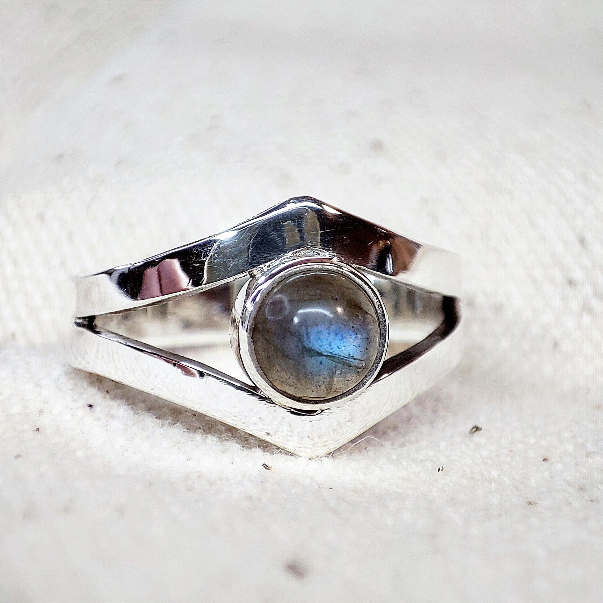 Sterling Silver Wishbone Labradorite Ring