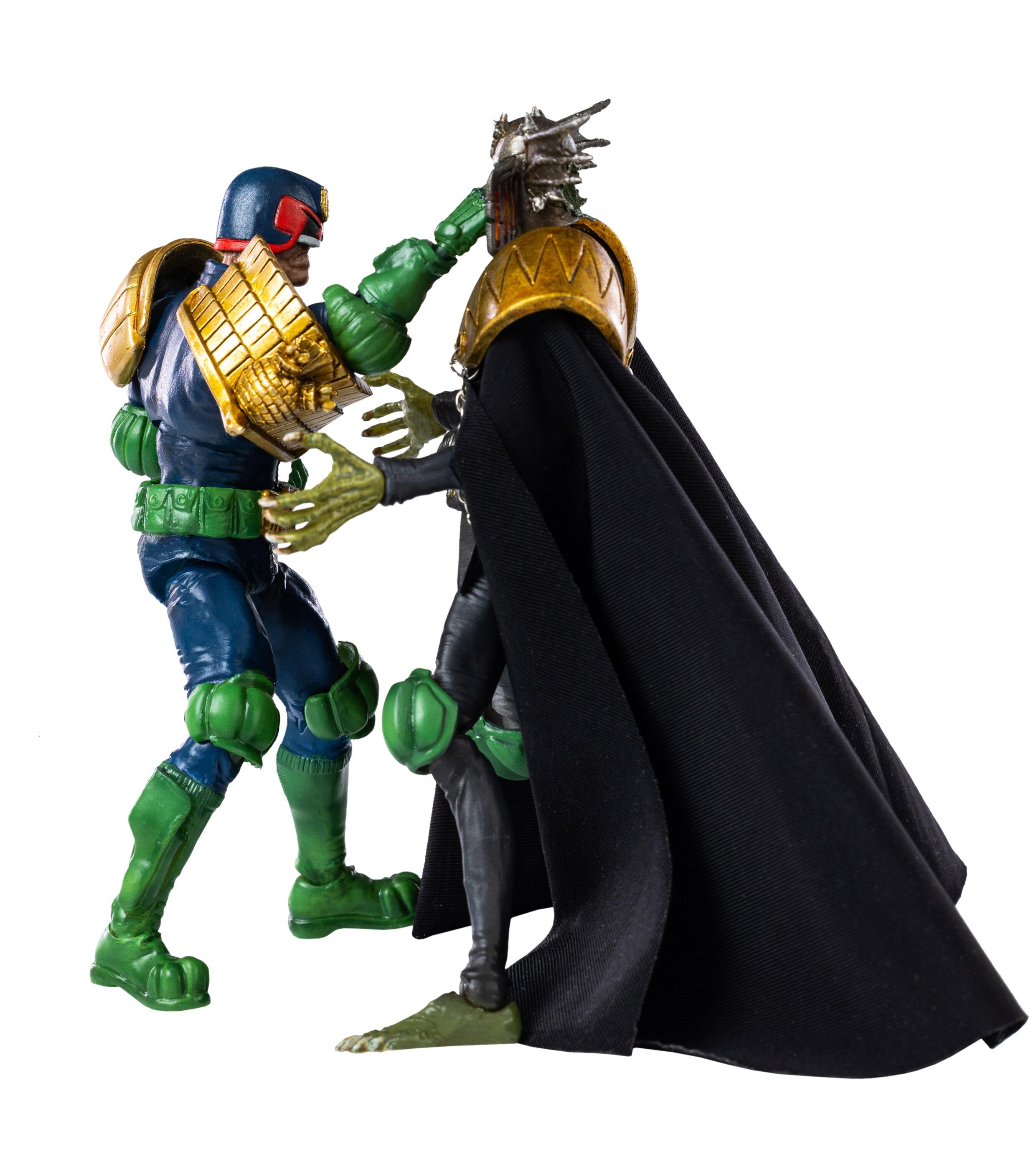HIYA Toys Judge Dredd 1:18 scale Action Figures - Judge Dredd (Gaze ...