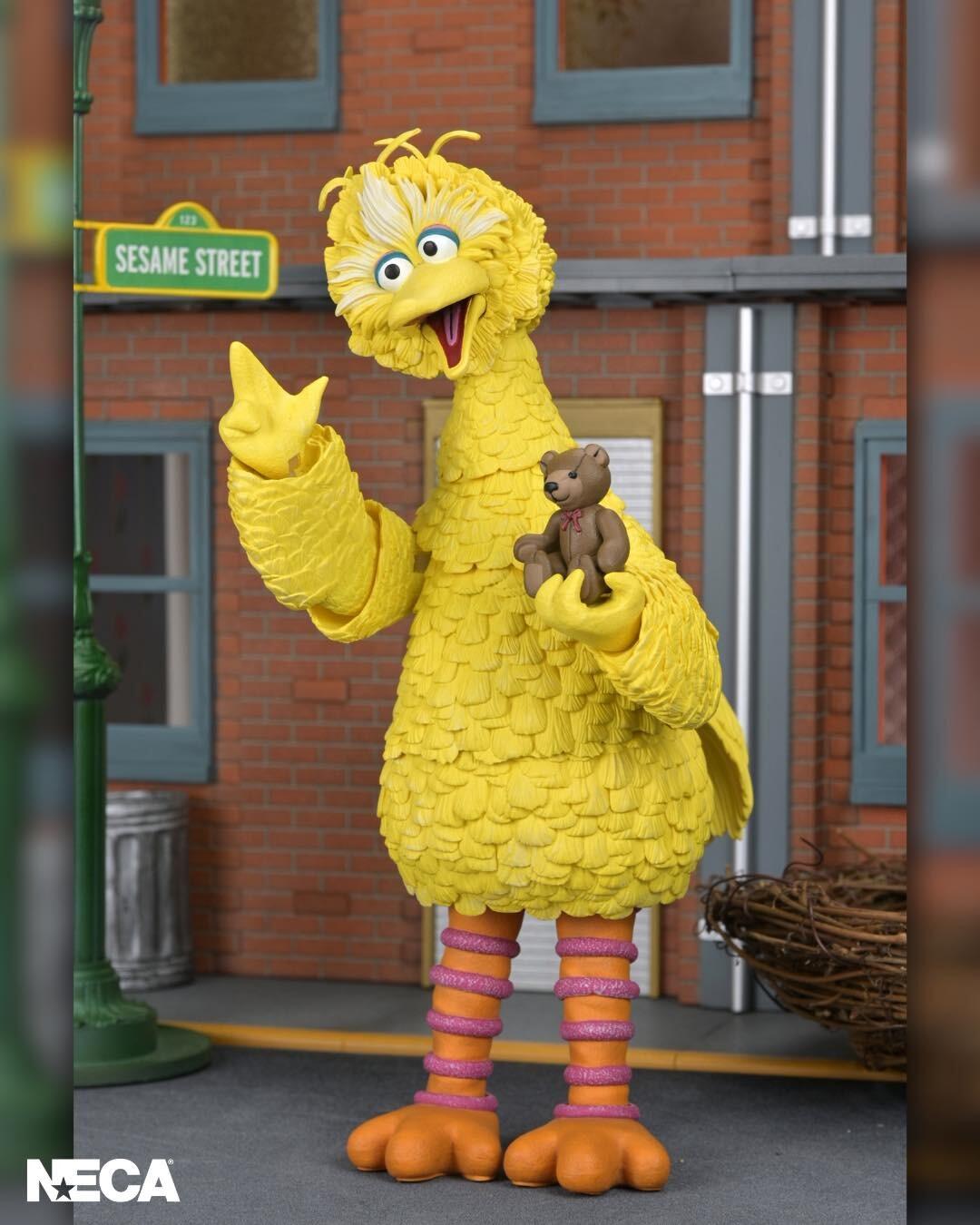 *PRE-ORDER Sesame Street 7 Inch Scale Ultimate Action Figure - Big Bird