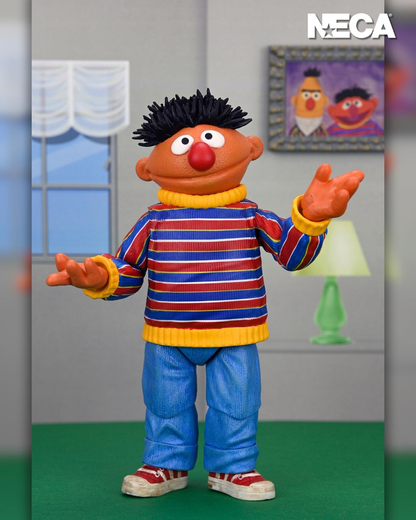 Sesame Street 7 Inch Scale Ultimate Action Figure - Ernie