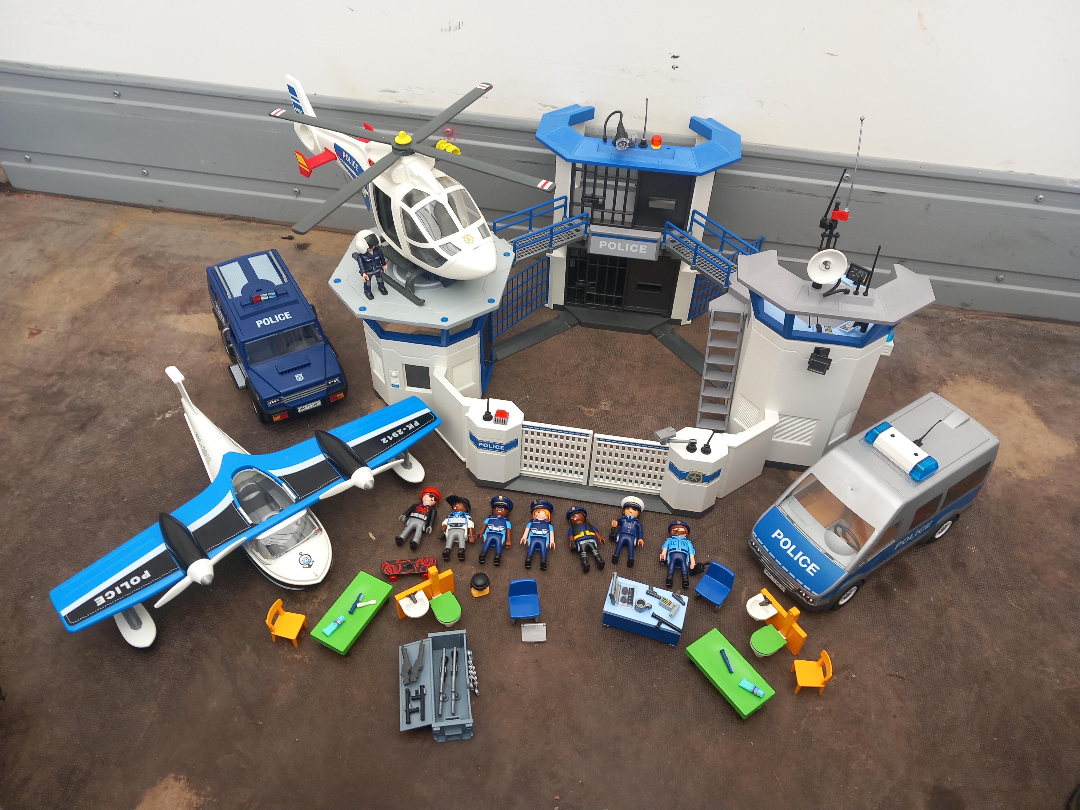 Playmobil 6919 Police HQ Vehicle Bundle 4 Used Clearance