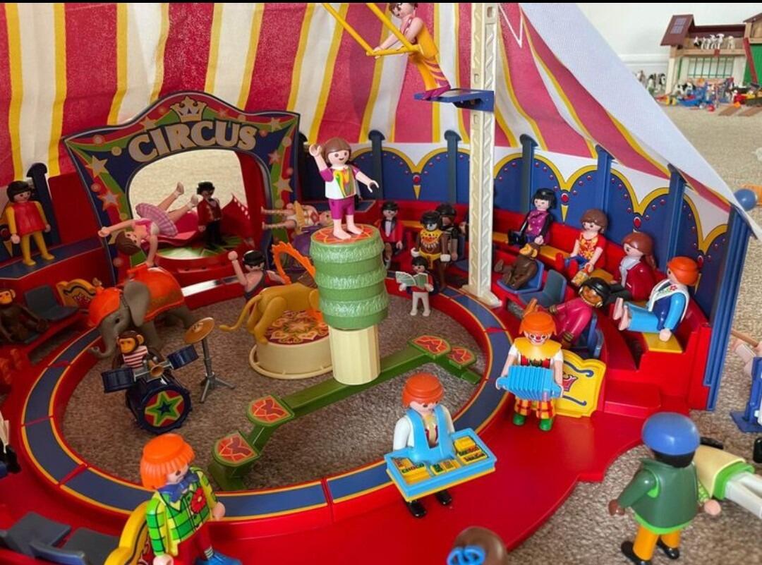 Playmobil circus store
