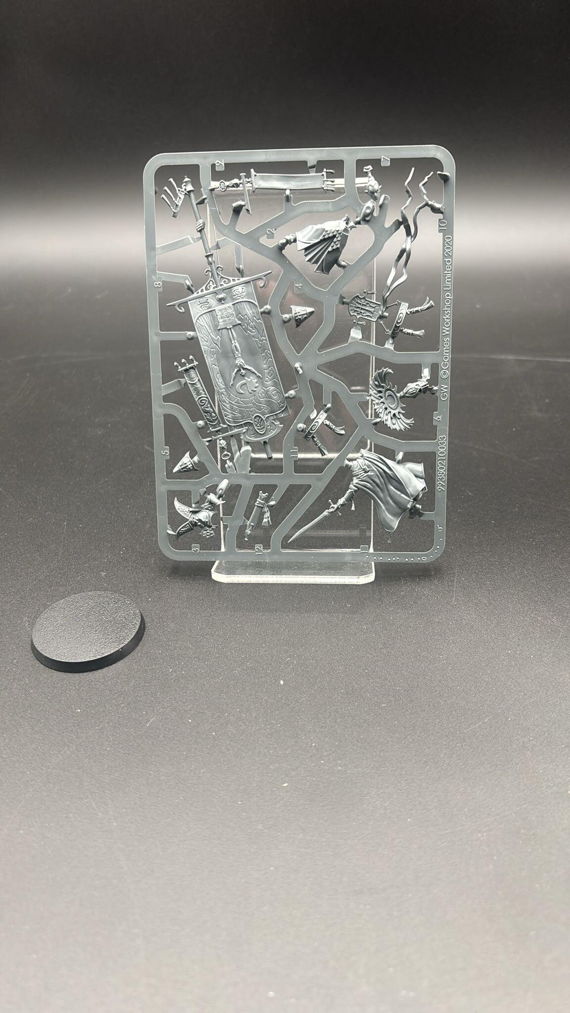 Pre-Loved Vanari Bannerblade Lumineth NOS AoS | Warmodels.co.uk