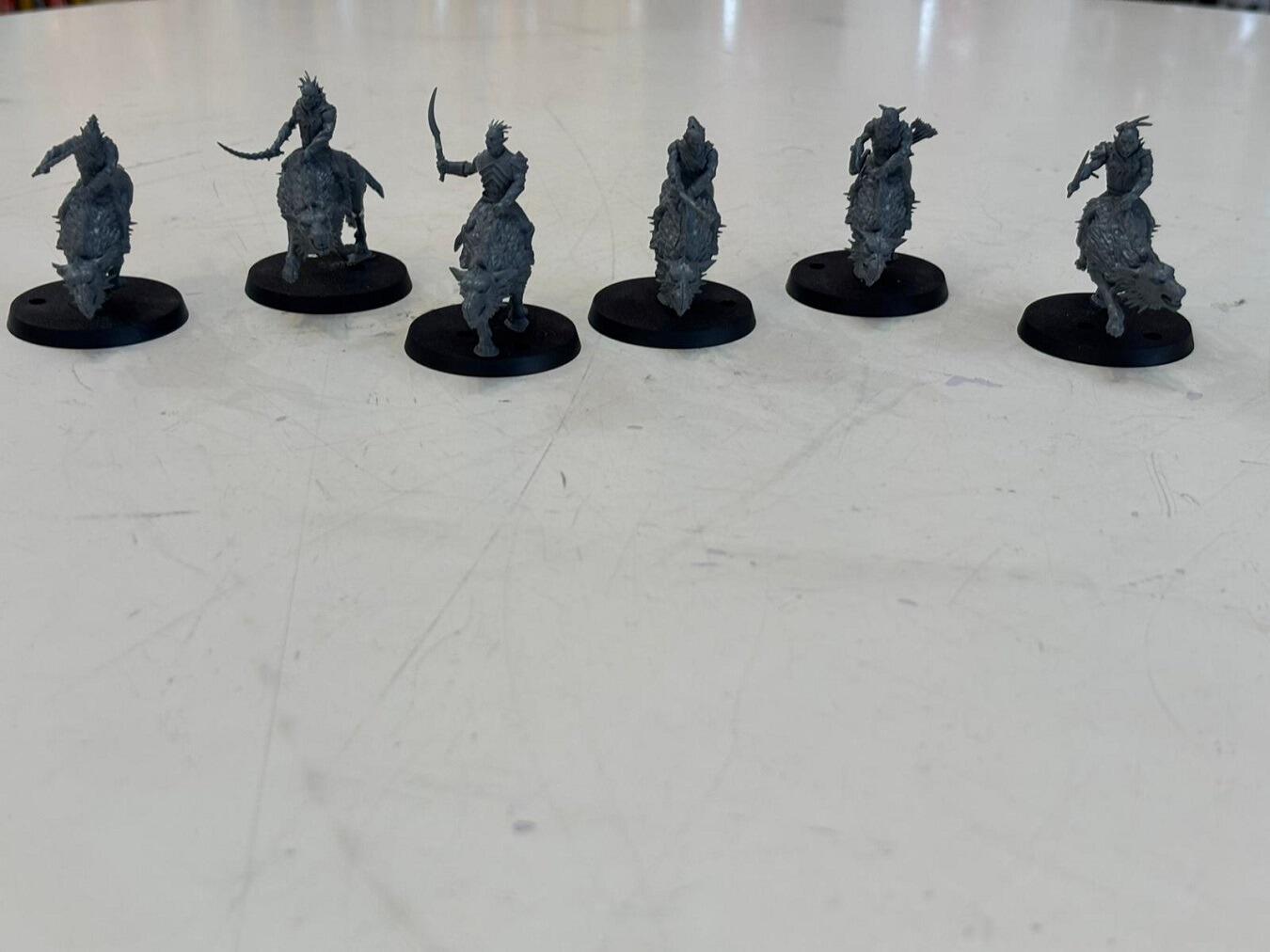 Pre-Loved Hunter Orcs on Fell Wargs – Used MESBG Cavalry | Warmodels