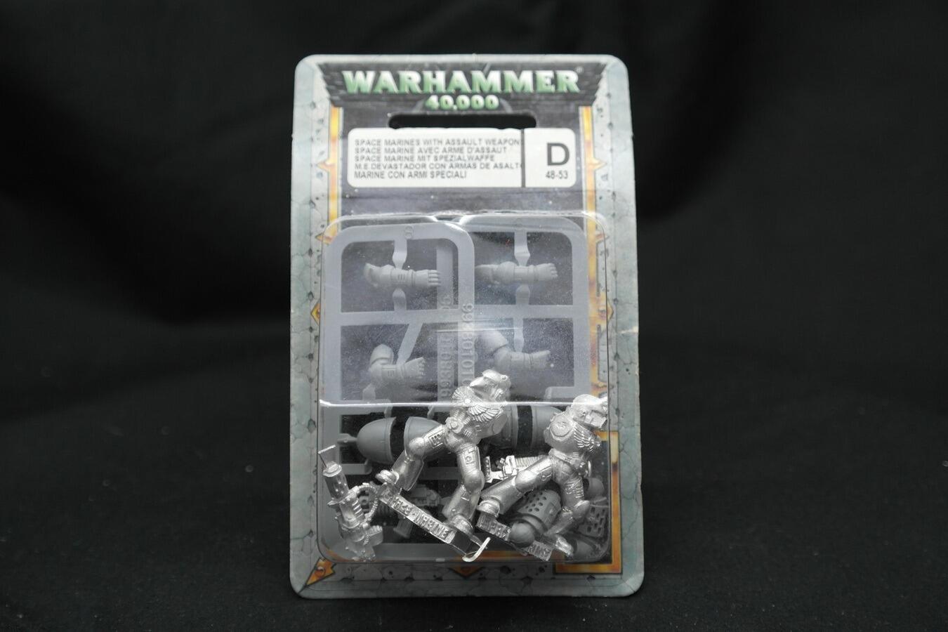 Pre-Loved Space Marine with Assault Weapon Blister – 2000s Classic, NIB ...