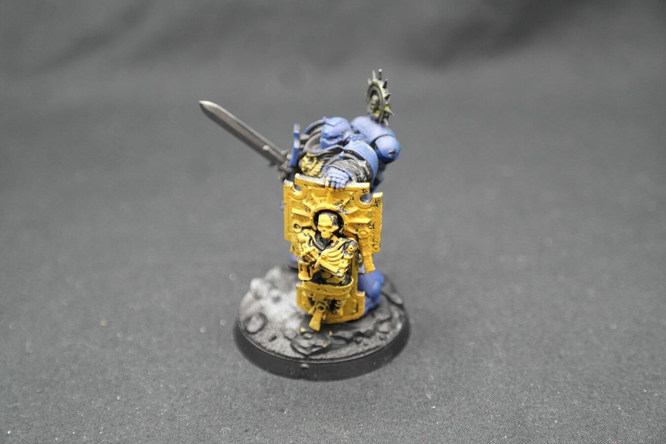 Pre-Loved Space Marine Captain with Relic Shield | Warhammer 40k