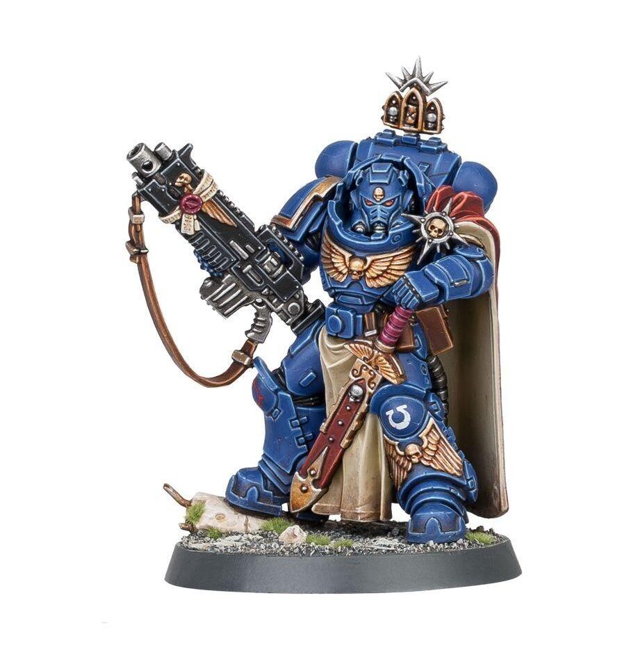 Space Marines Captain in Gravis Armour with Master-crafted Heavy Bo...