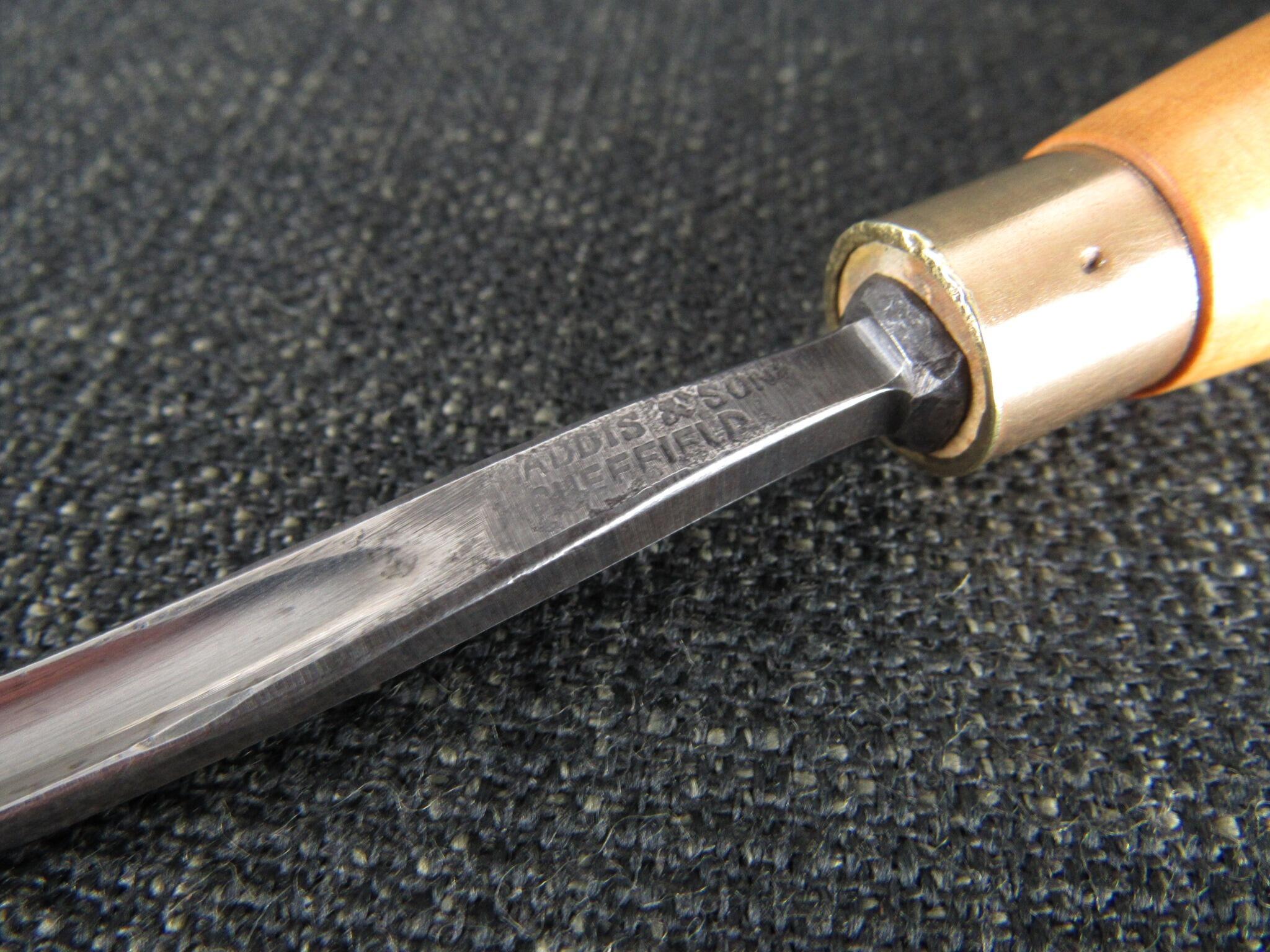 JB ADDIS No 17 Curved Carving Gouge - 5/16 inch