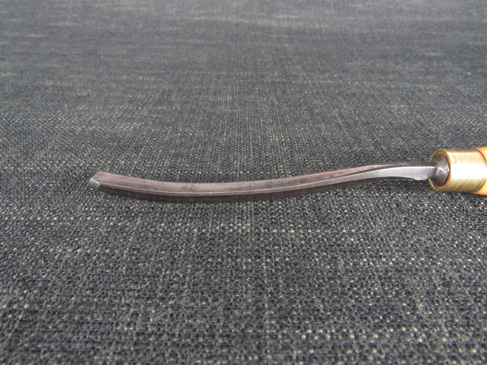 SJ ADDIS No 40 Curved V Carving Tool - 1/4 inch