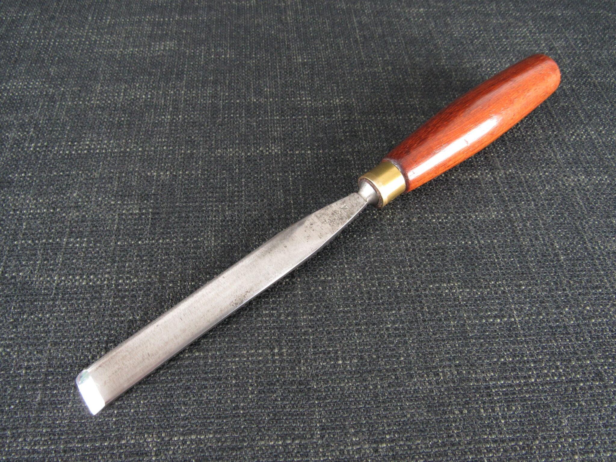 ASHLEY ILES 5/8 inch No 4 Straight Carving Gouge - Bubinga Handle
