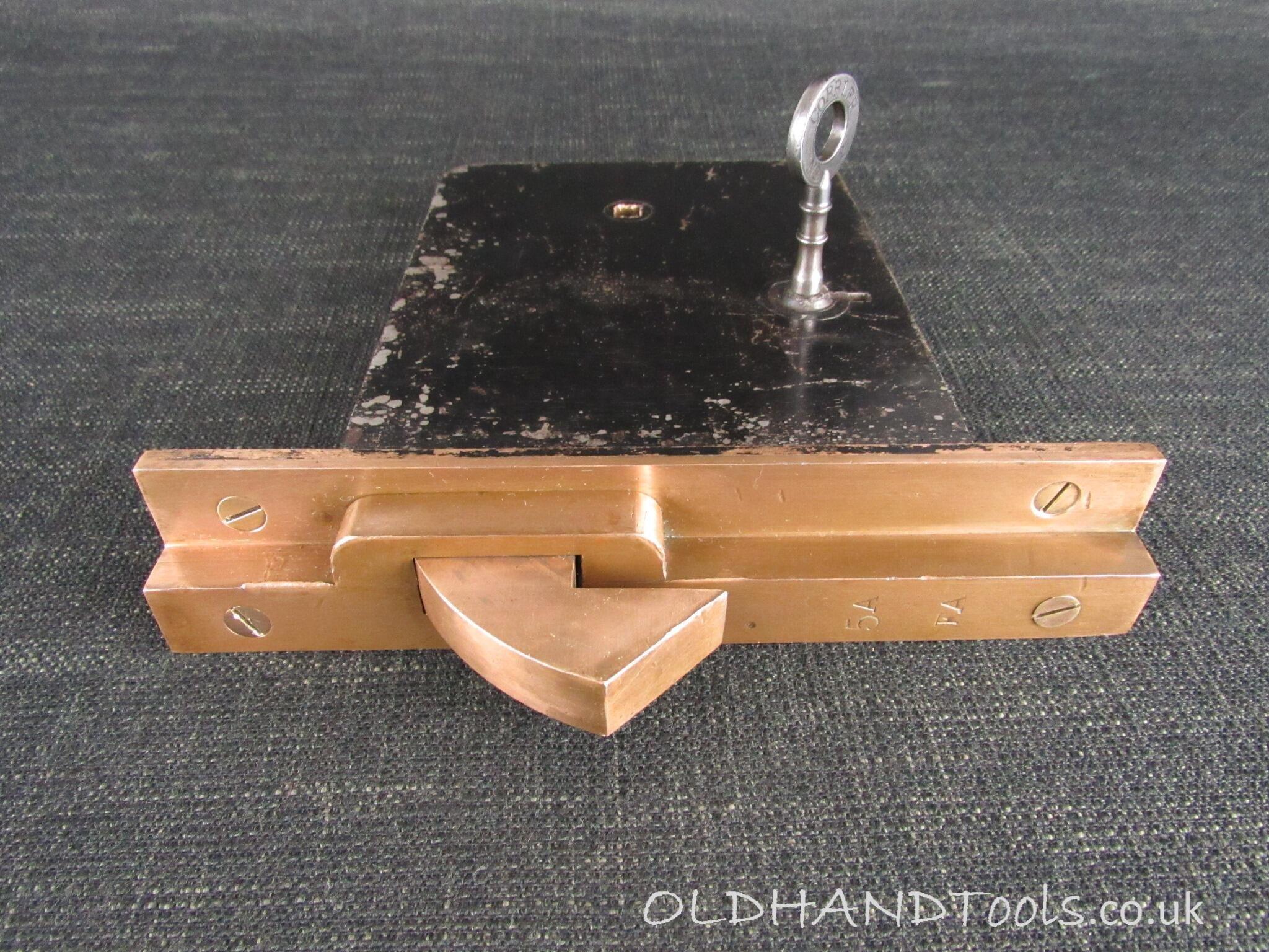 GIBBONS Door Lock with Hooked Bolt