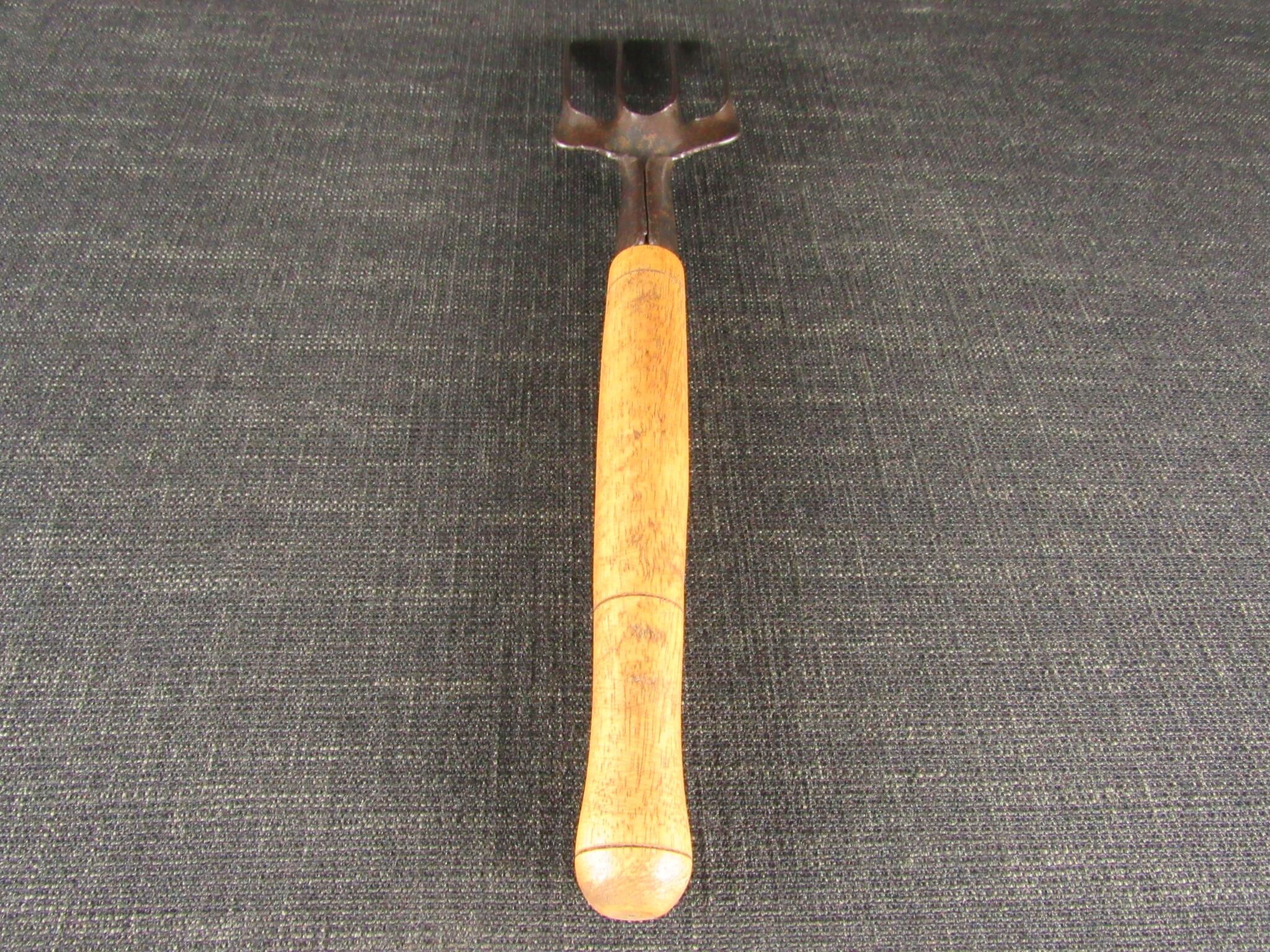 TYZACK Long Handled Garden Hand Fork *SOLD*