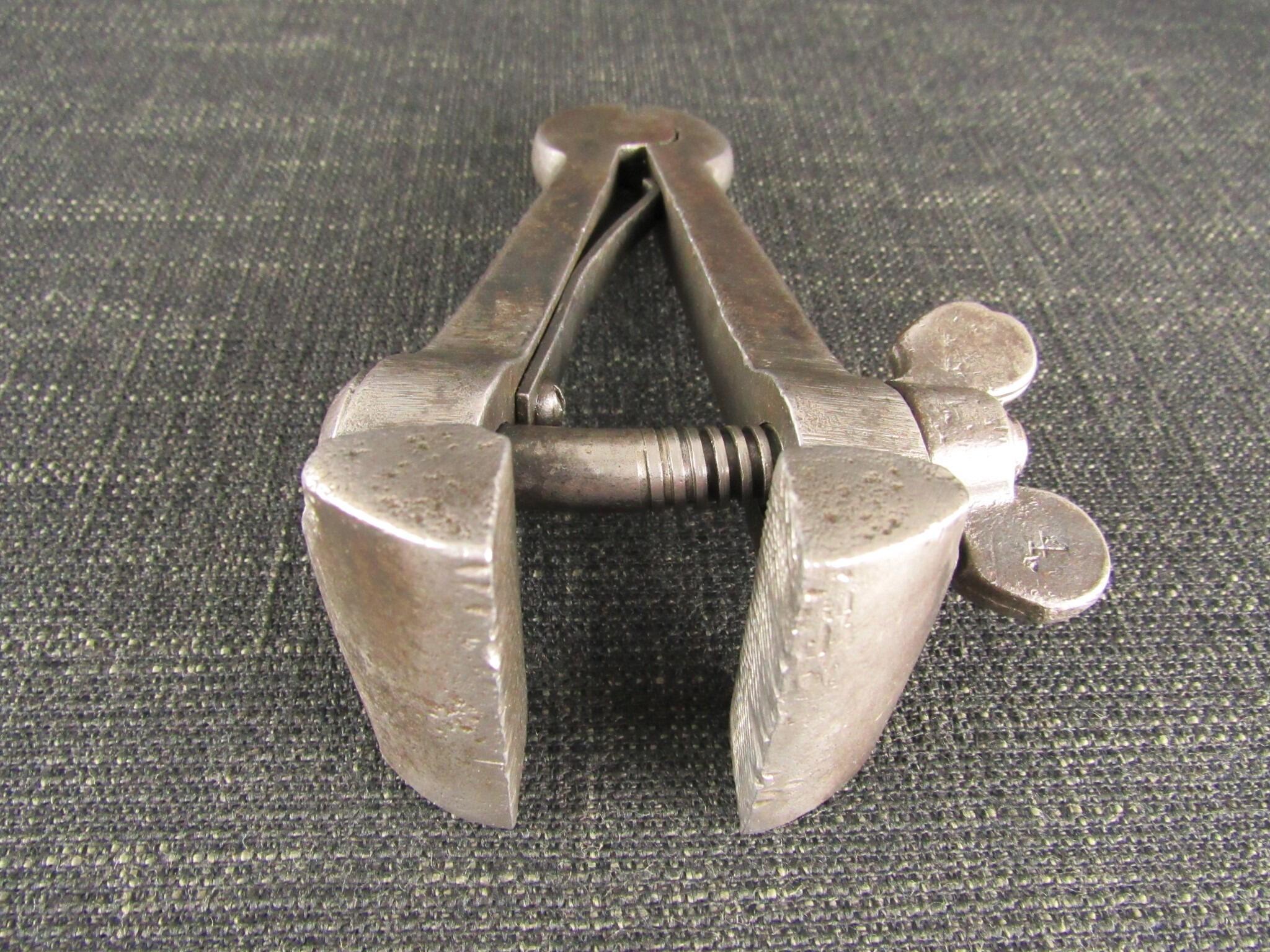 Large COMET Hand Vice *SOLD*