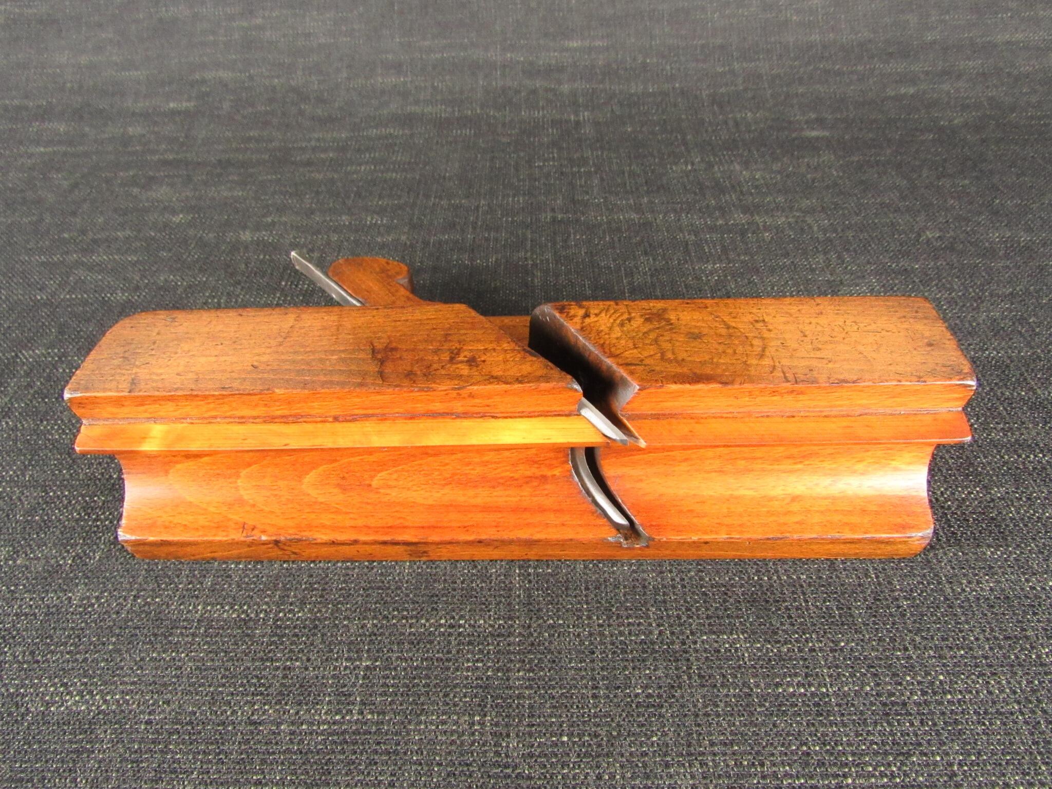 HUGE G DAVIS 1 1/4 inch Side Bead Moulding Plane *SOLD*